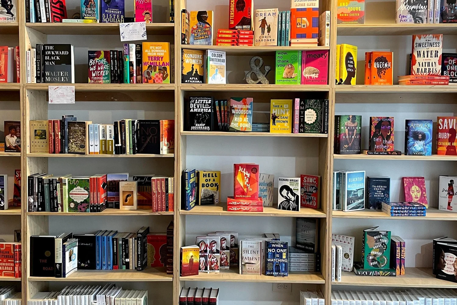 Best Chicago Bookstores to Visit in 2025 — Read & Run Chicago