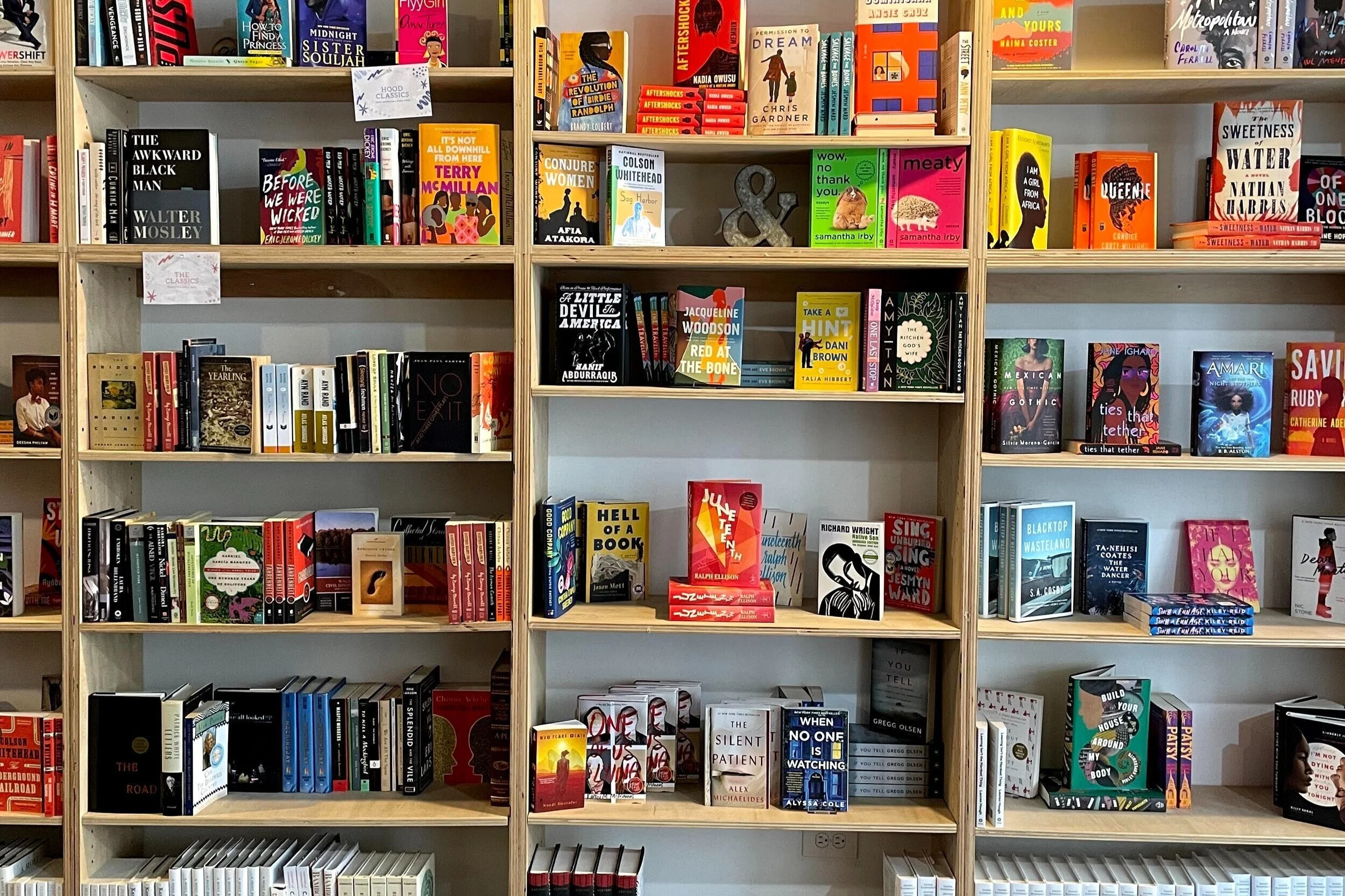 Best Chicago Bookstores to Visit in 2025 — Read & Run Chicago