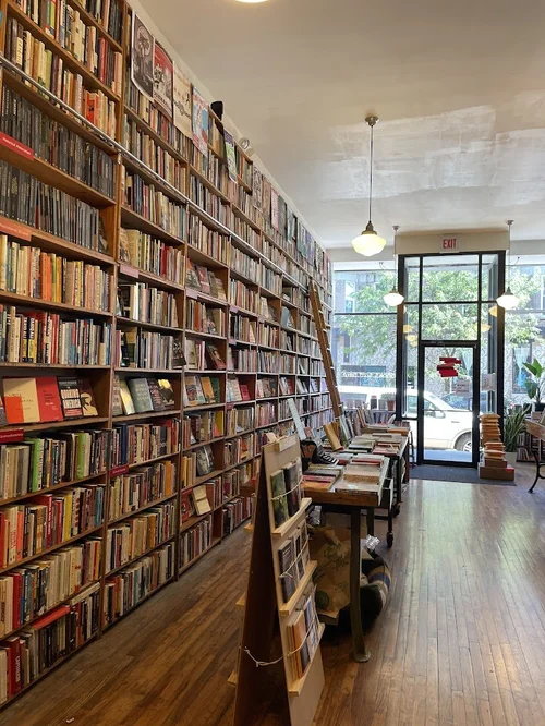 The Ultimate List of Chicago’s Indie Bookstores — Read & Run Chicago