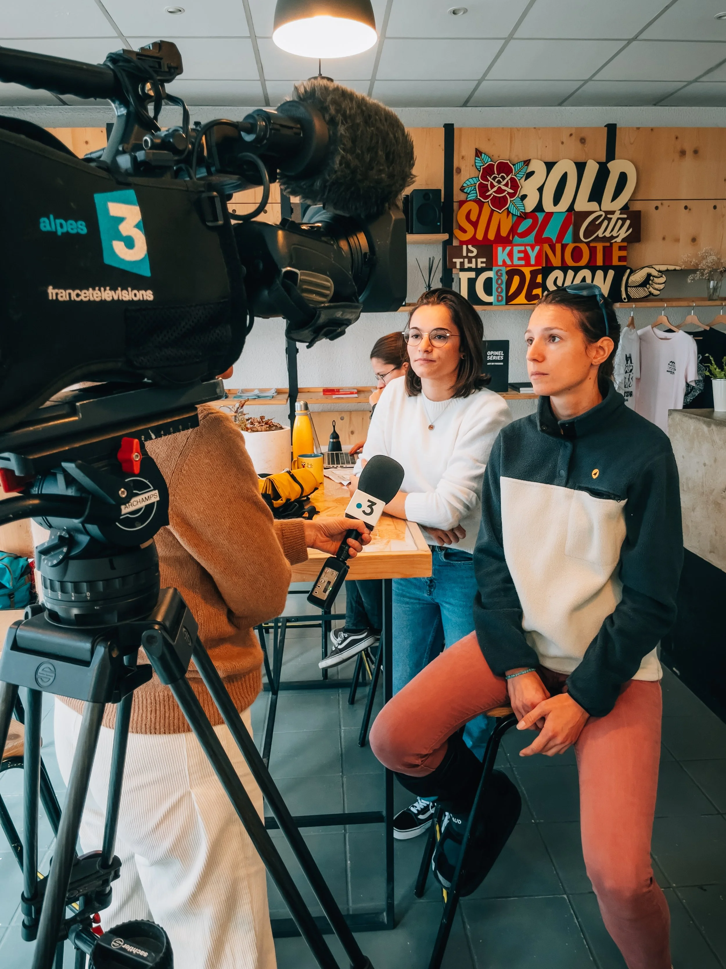 Réalisatrice du documentaire "Dernière ligne droite" — Pauline Simon | Vidéaste & Chef opérateur ...