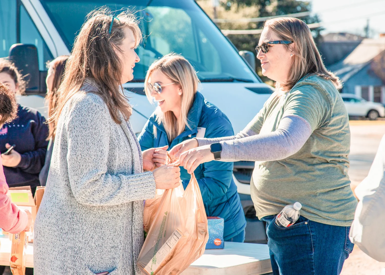 Volunteer — Grace Bridge