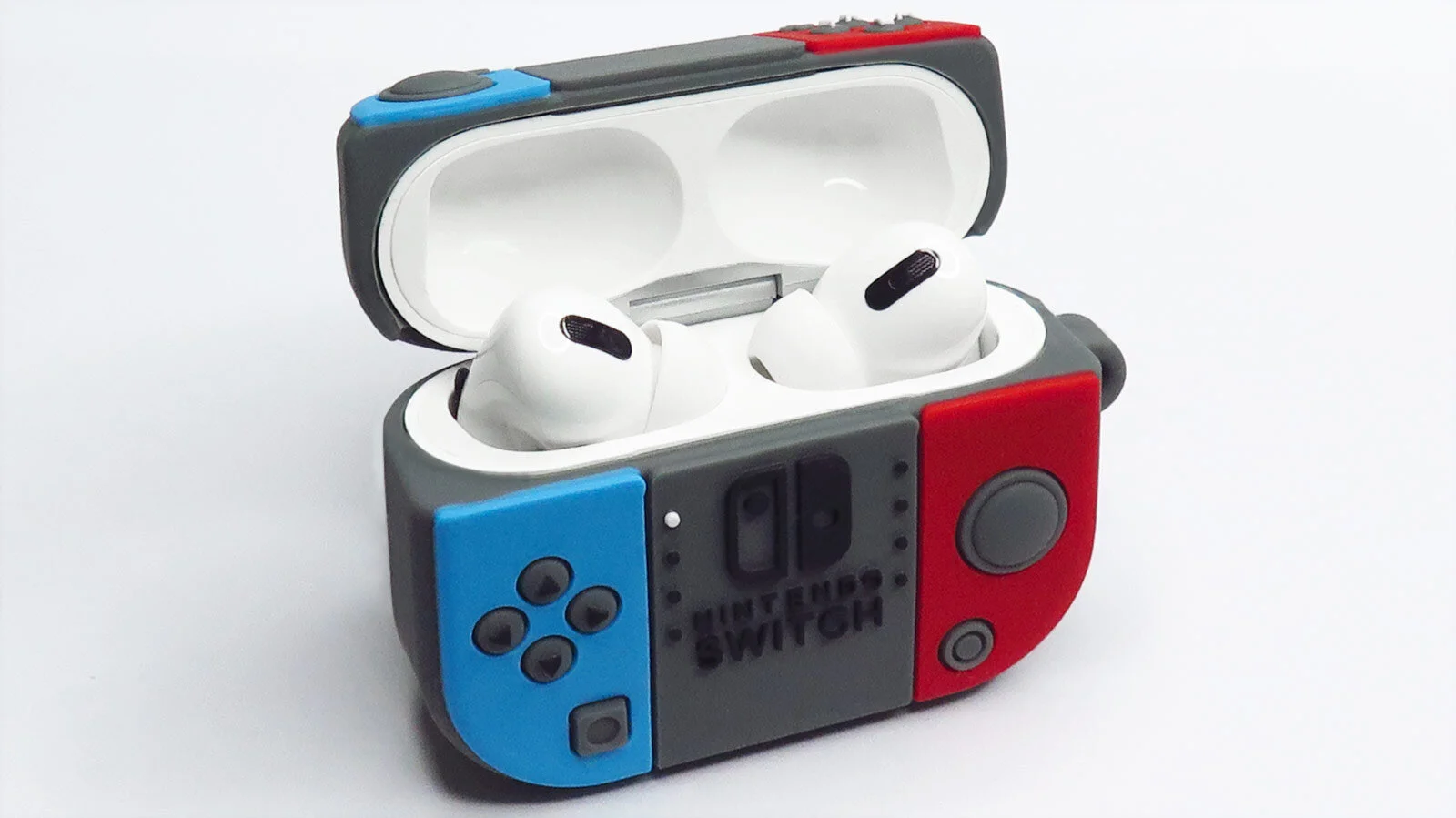 absolute-magic.com - Retro Styled "AM/FM Radio" AirPod Case for the ...