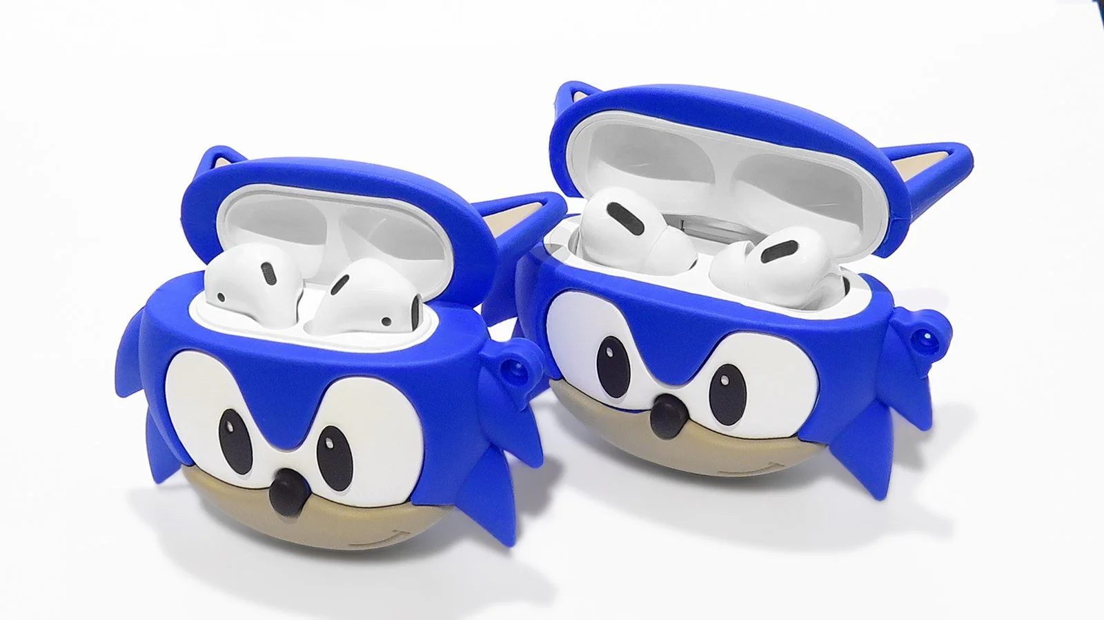 absolute-magic.com - Chromed Silver KAWS Inspired Teddy Head AirPods ...