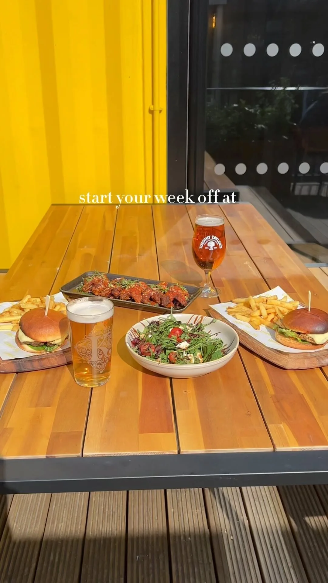 CANARY BAR - Bar & kitchen, nested in Leeds Dock