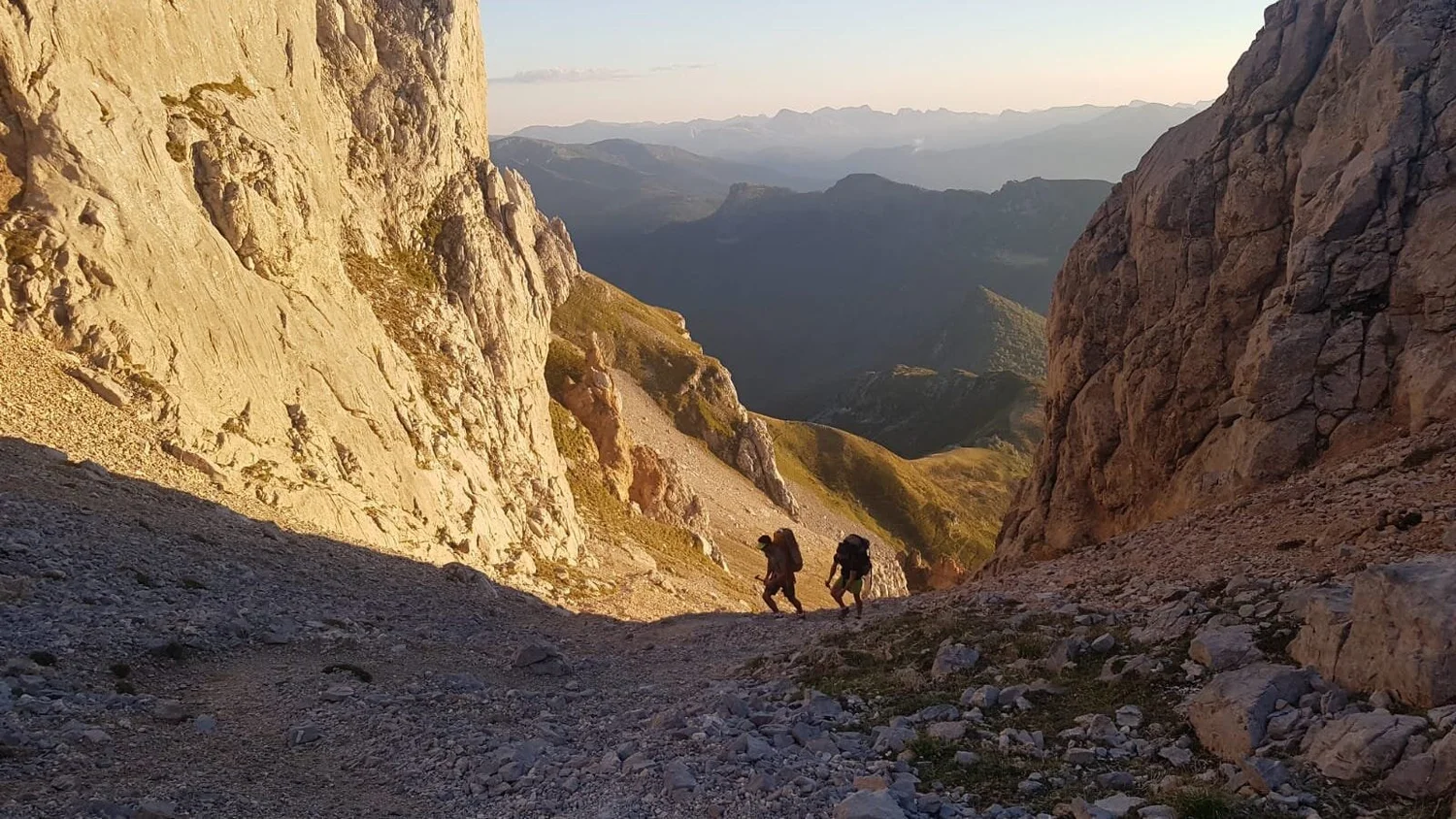 Anillo de Picos de Europa with guide — Compañia Guías Potes