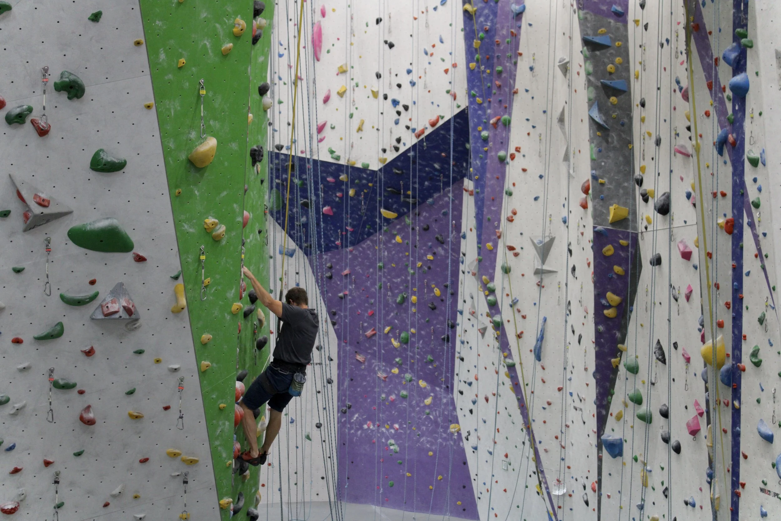 Essex Rock Climbing Gym | MetroRock Vermont | Indoor & Outdoor Rock ...