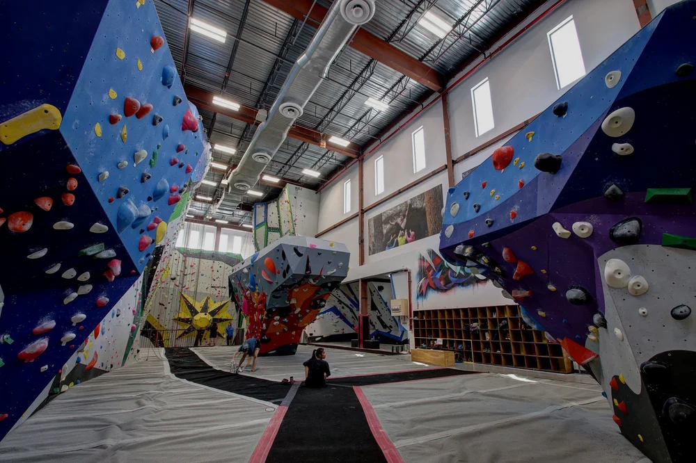 Bushwick Rock Climbing Gym | MetroRock Bushwick | Indoor & Outdoor Rock ...