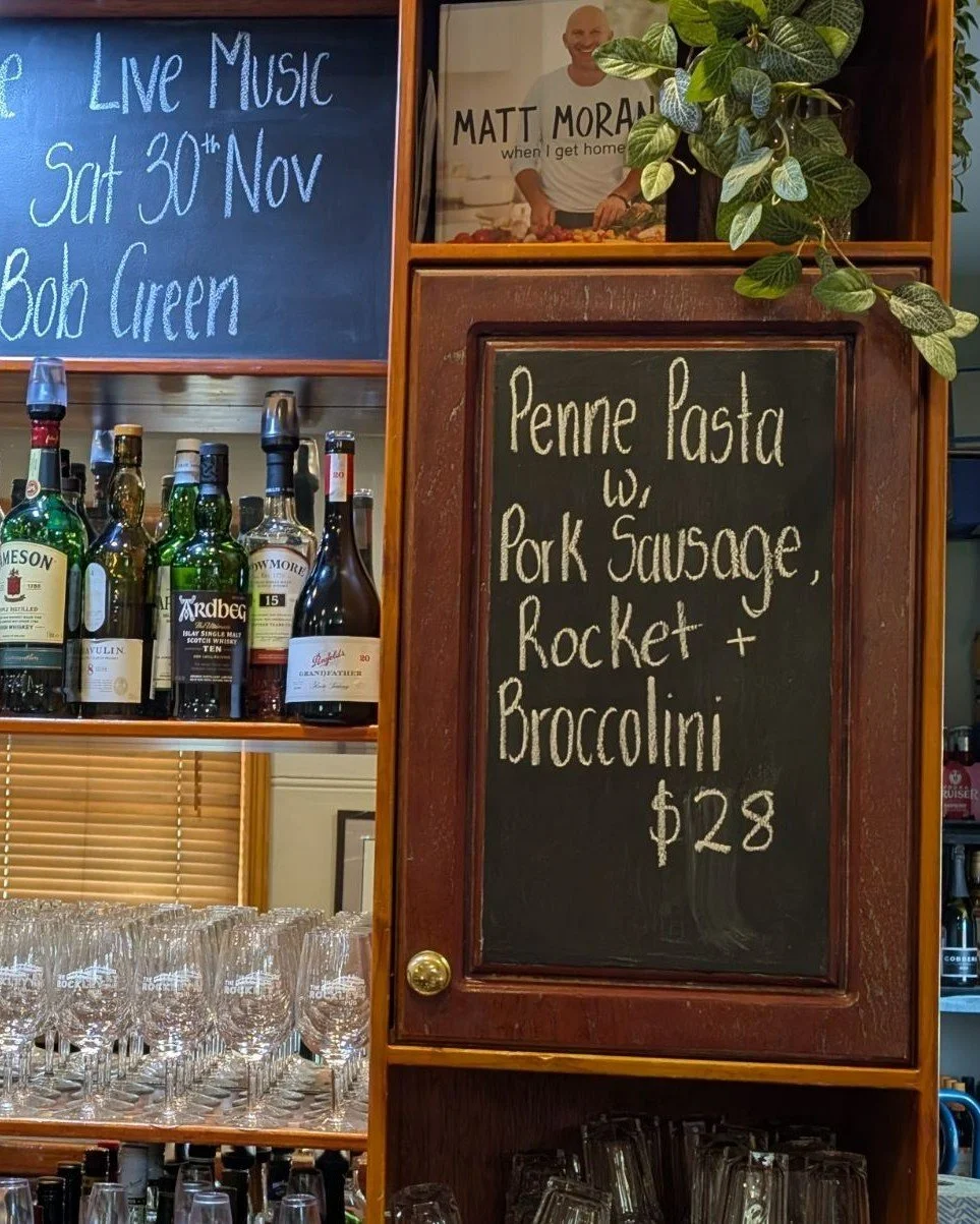 THE ROCKLEY PUB