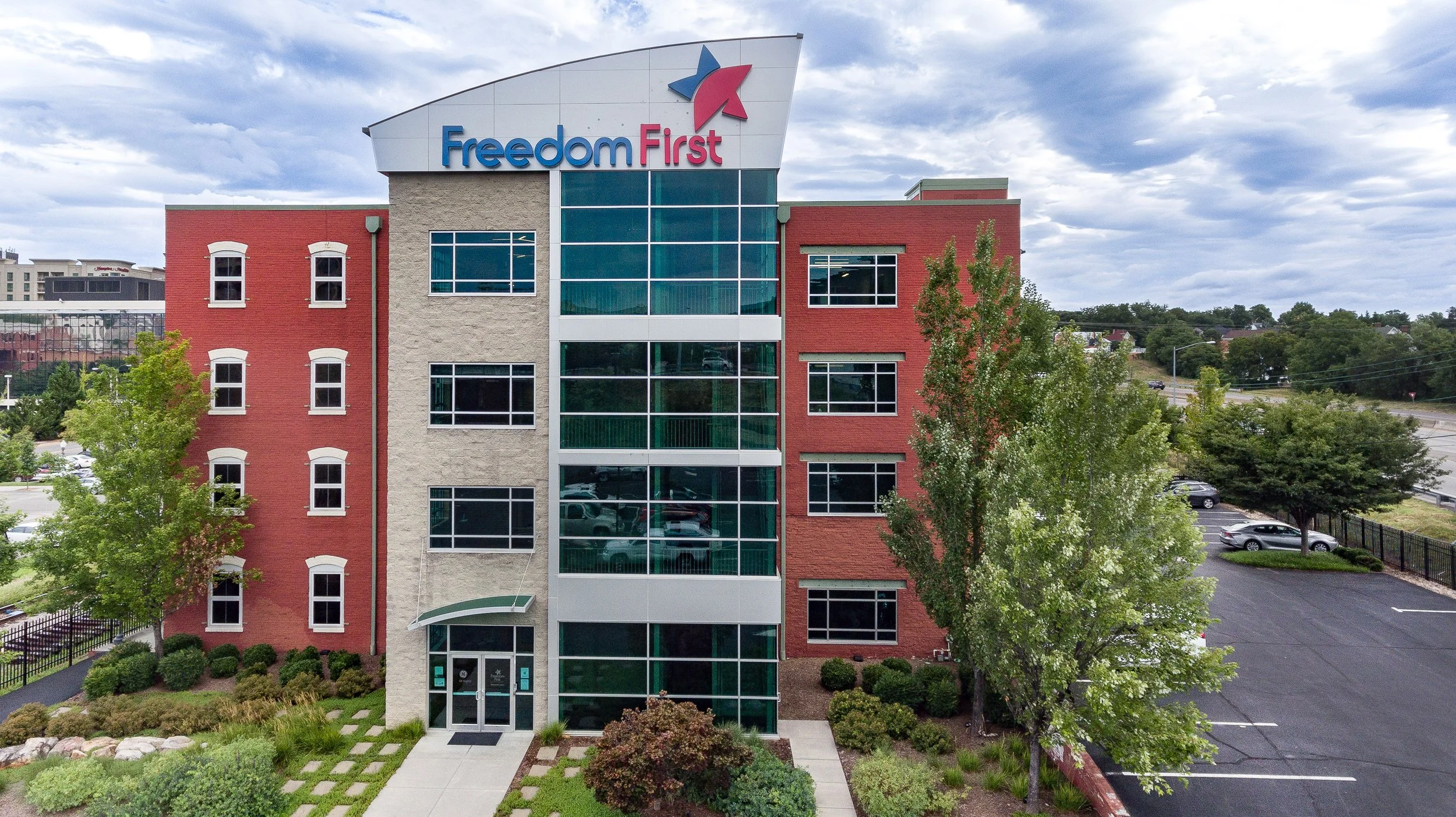 Freedom First Credit Union, Bullitt Avenue — Interactive Design Group