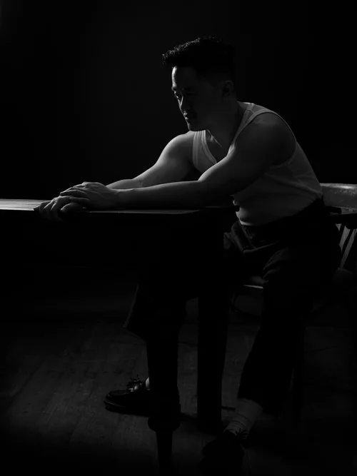 Brisbane portrait photographer captures photographs in studio or on ...