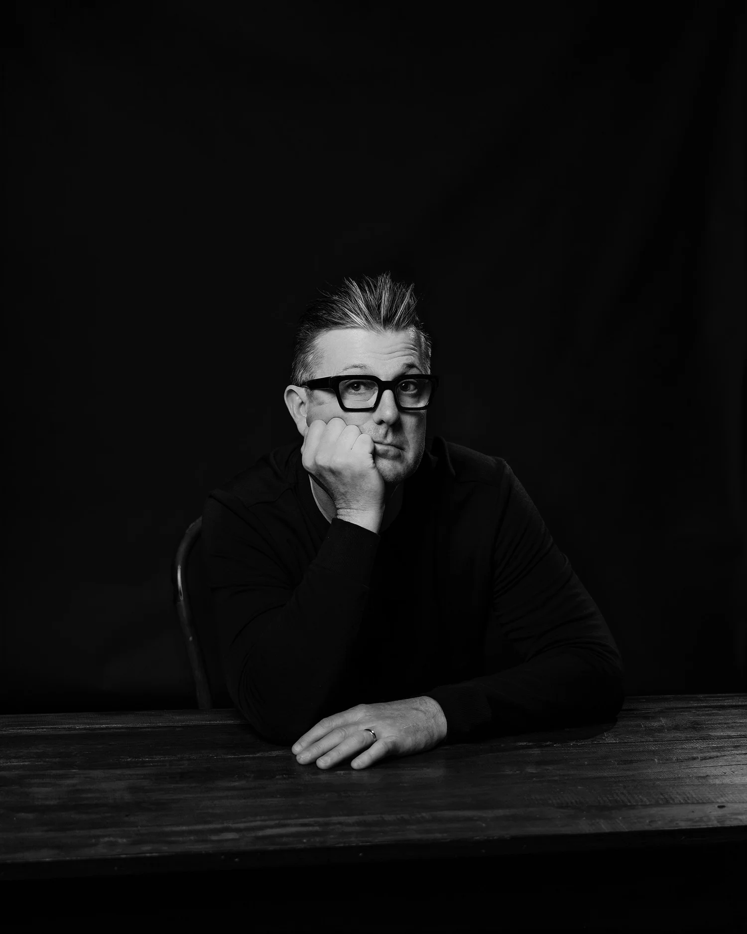 Brisbane portrait photographer captures photographs in studio or on ...