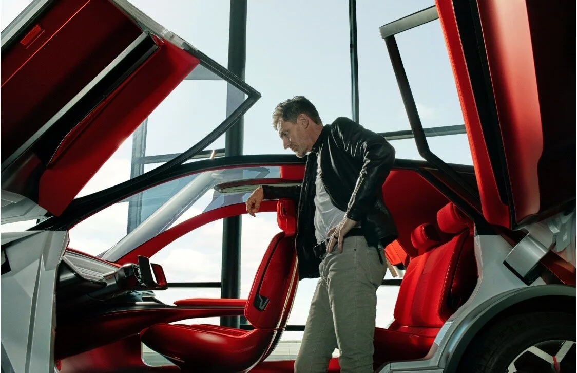 About — Tom Kearns Automotive Art & Design