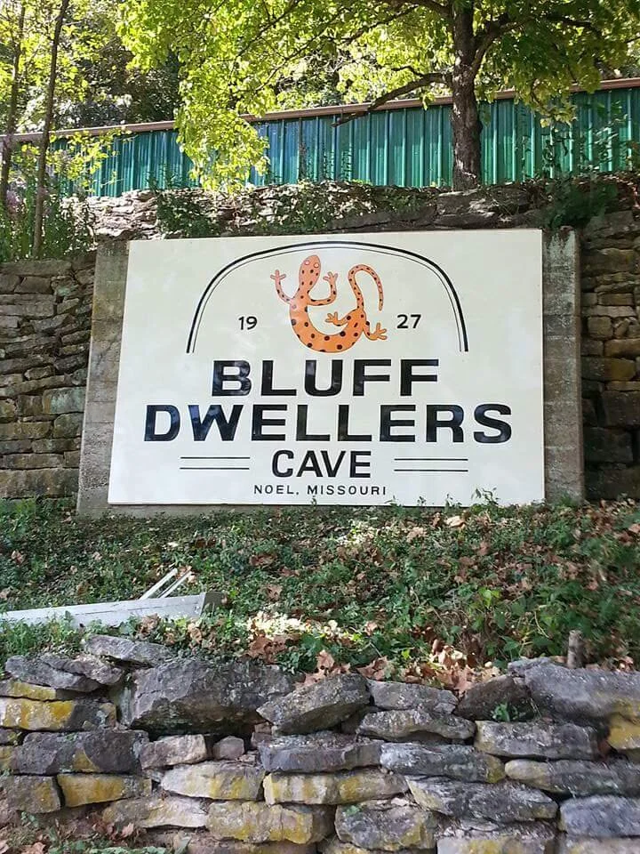 Photo Gallery — Bluff Dwellers Cave