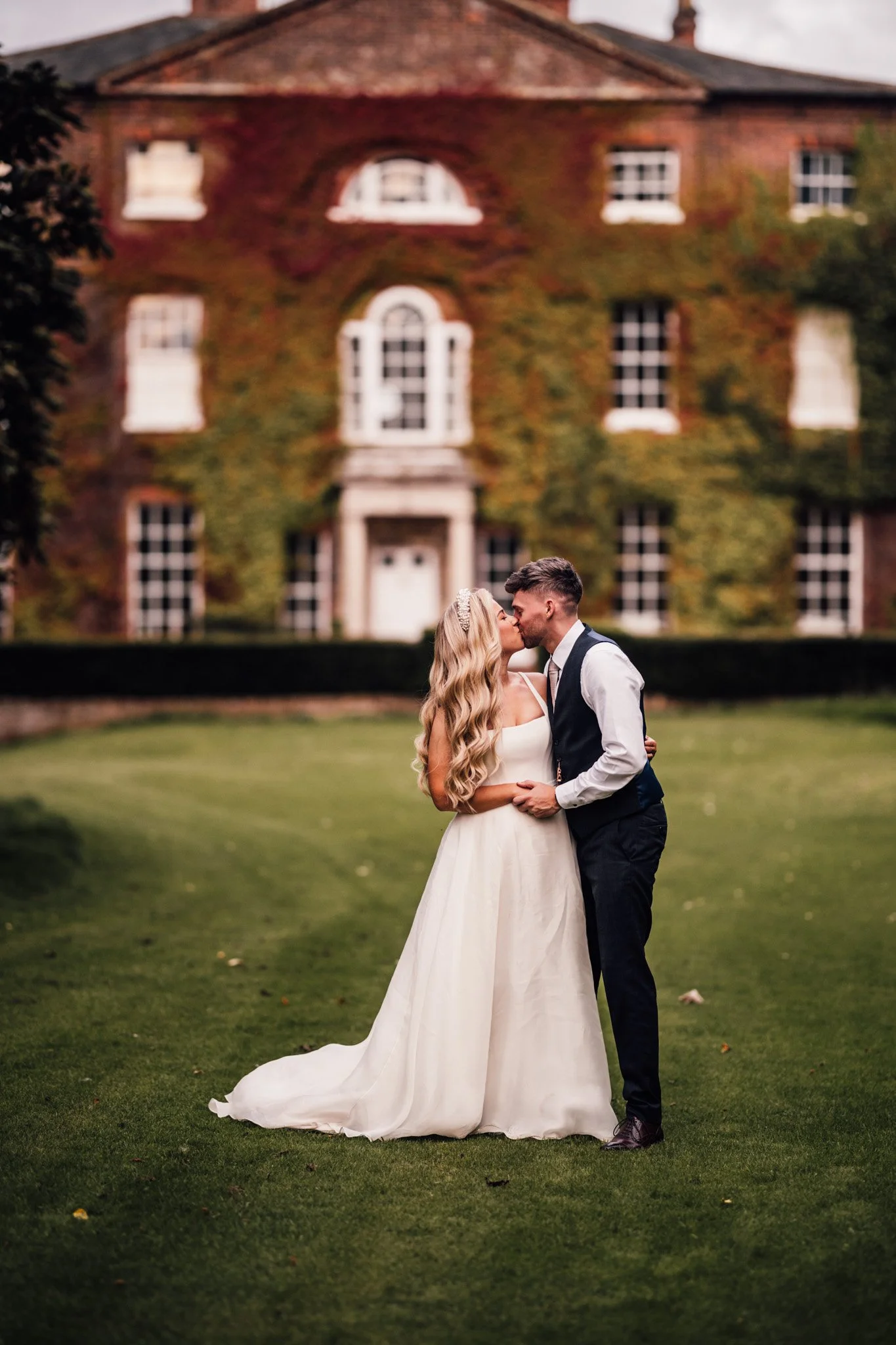 Wootton Hall Estate wedding, Lincolnshire — Amy Elizabeth Photo