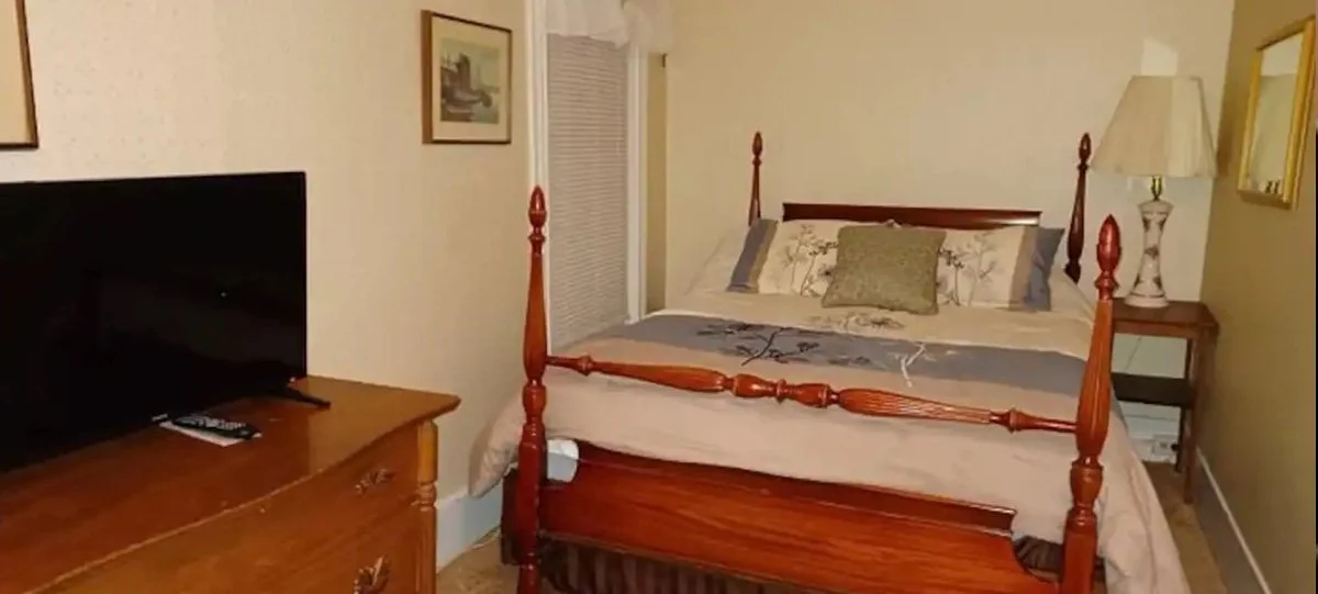 Lodging — The Anderson House Hotel