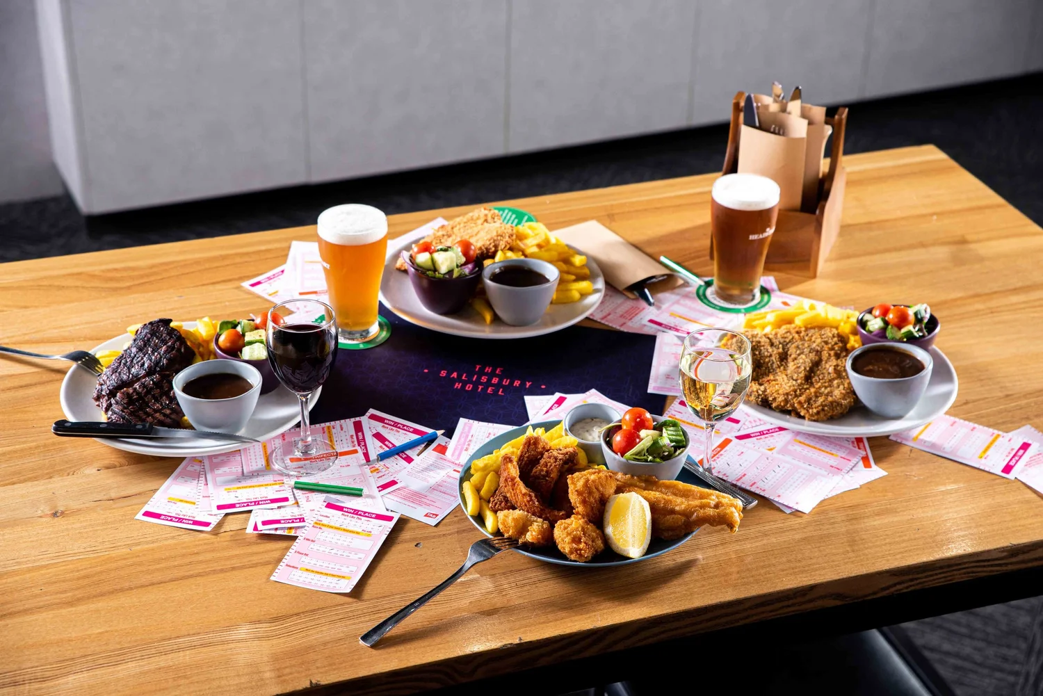 The Salisbury Hotel - Pub Dining & Sports Bar Salisbury SA