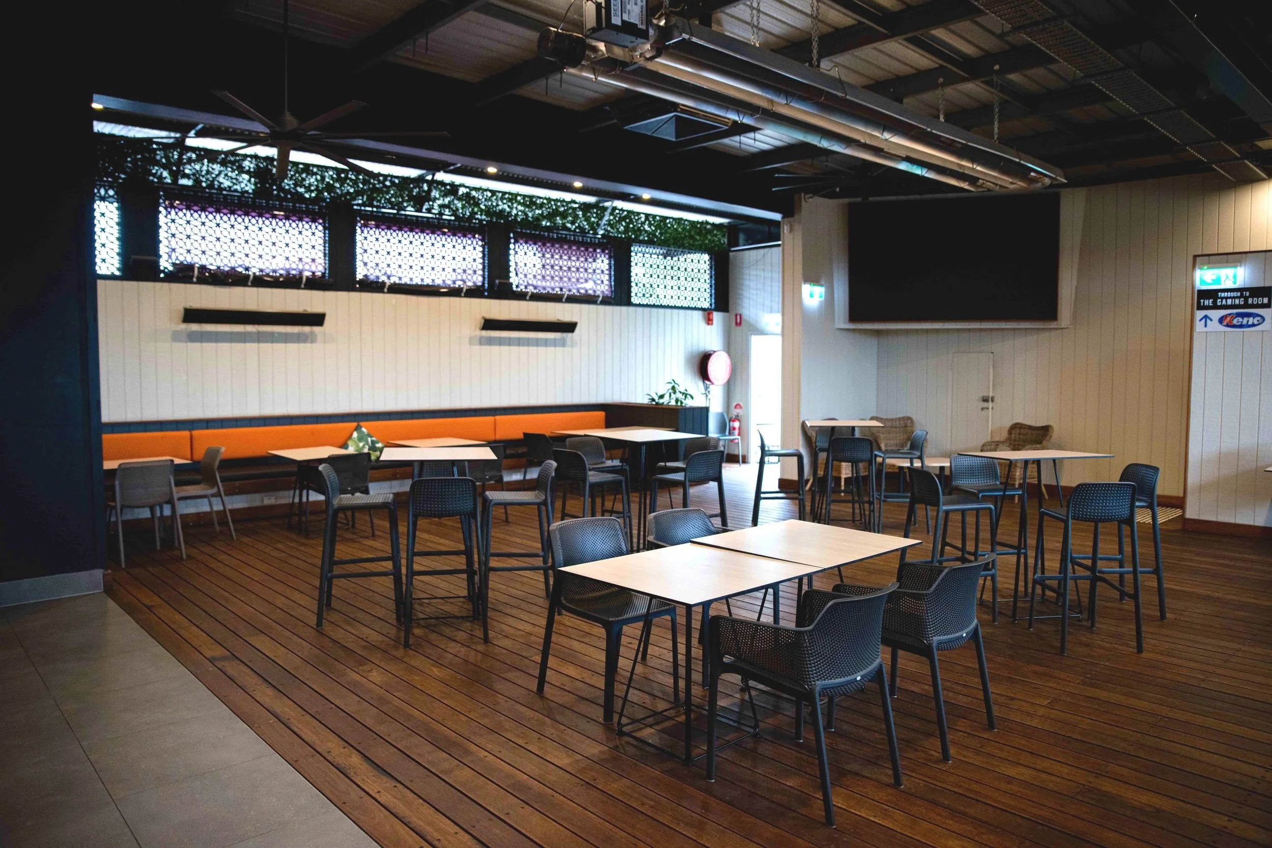 The Salisbury Hotel - Pub Dining & Sports Bar Salisbury SA