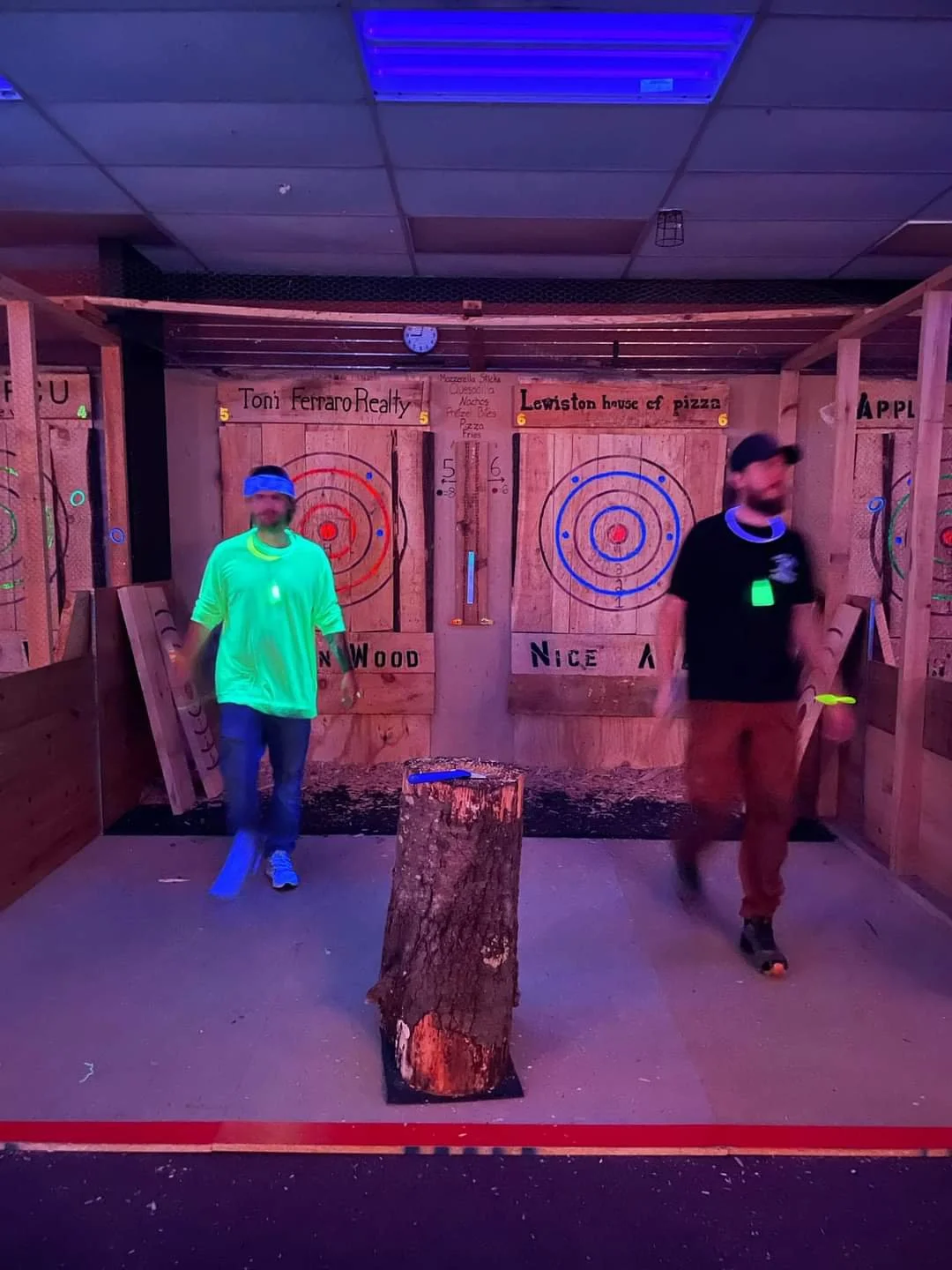 Photos — Splittin' Wood Axe Throwing