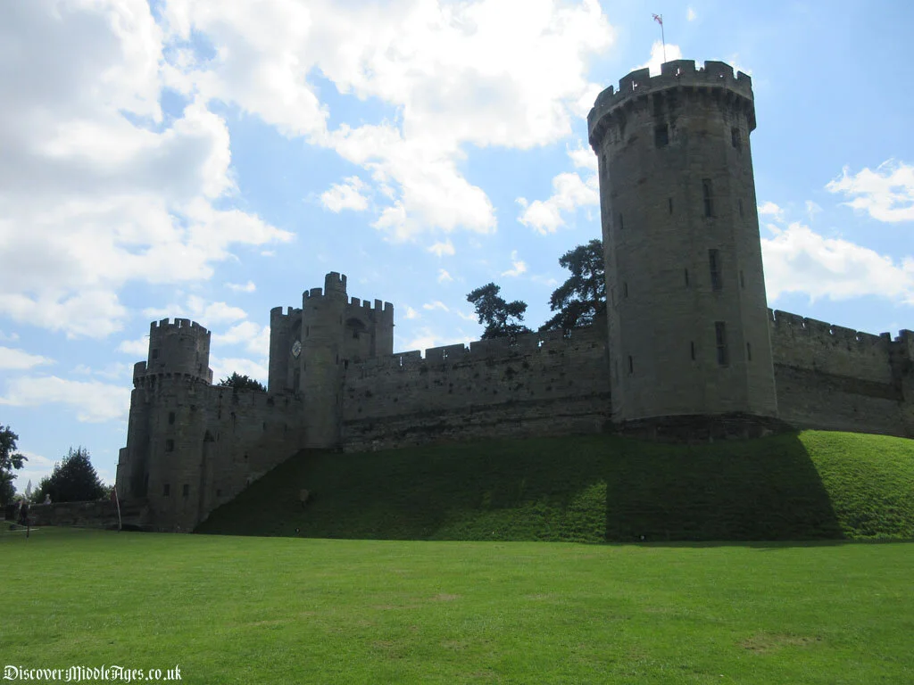Warwick Castle Home to Warwick the Kingmaker - DiscoverMiddleAges