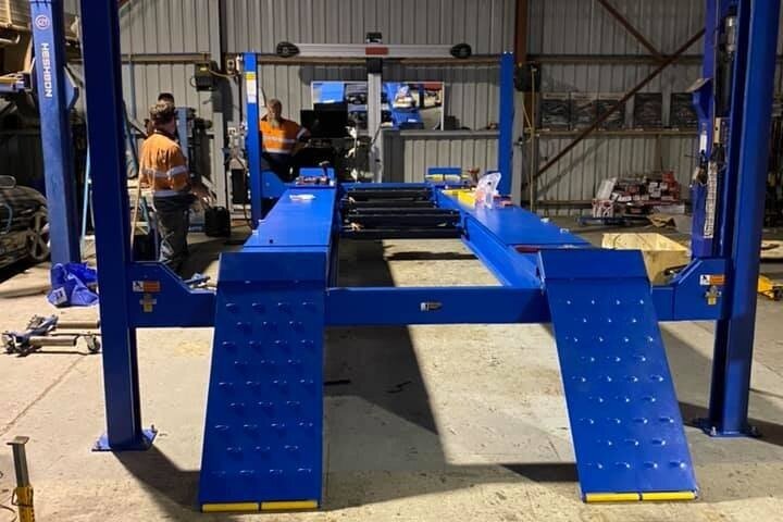 Capabilities | Vehicle Hoists — Shepelec Contracting Services