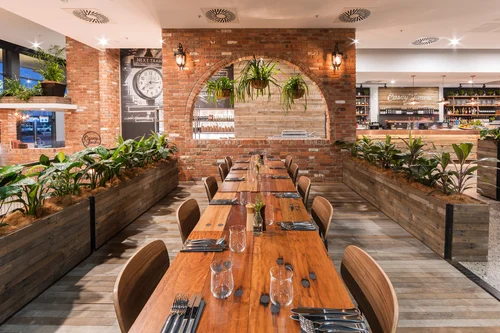 Pub Food & Drinks Canberra | Sports Bar | Casey Jones