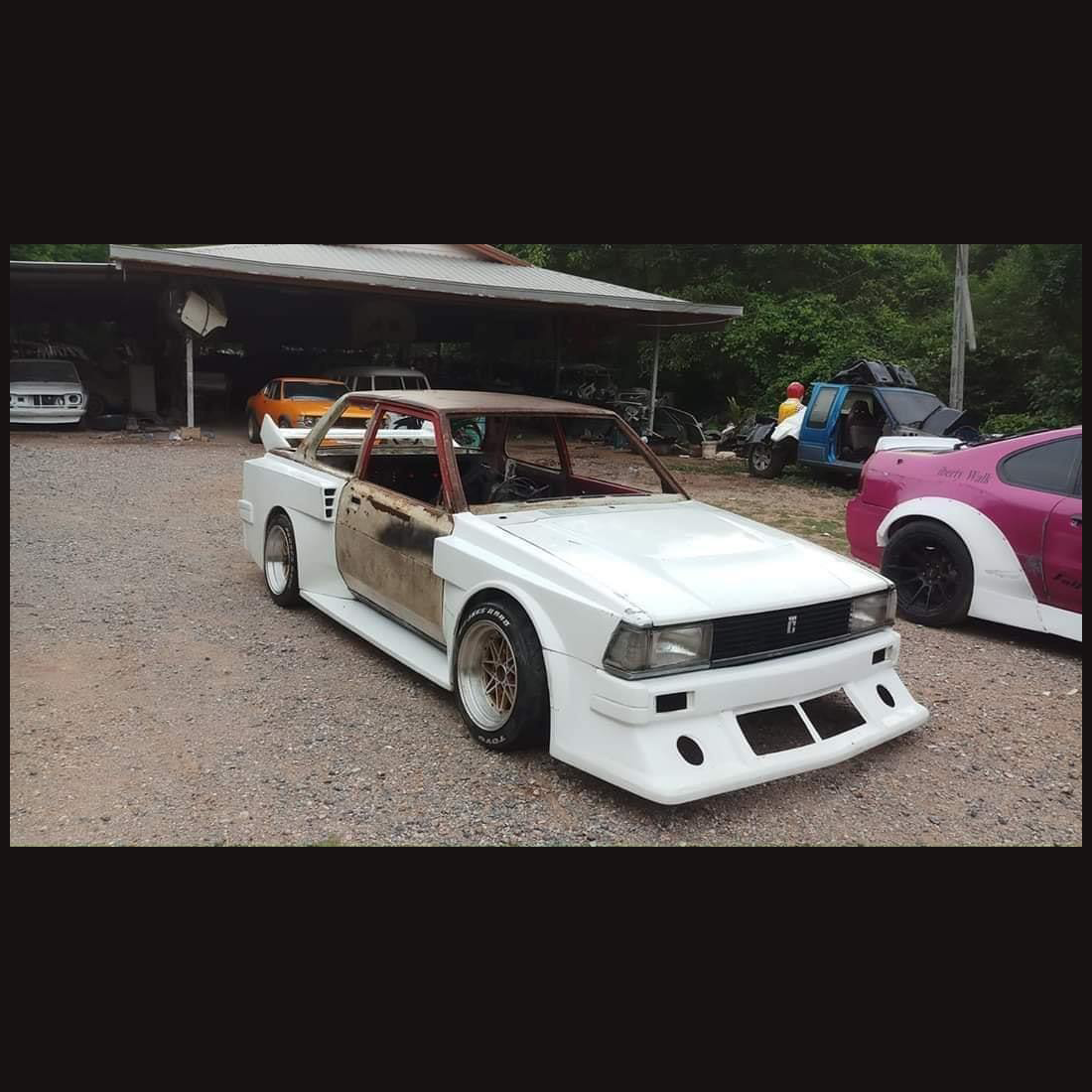 TOYOTA AE86 TRUENO Front fenders in dry carbon — HyperNight