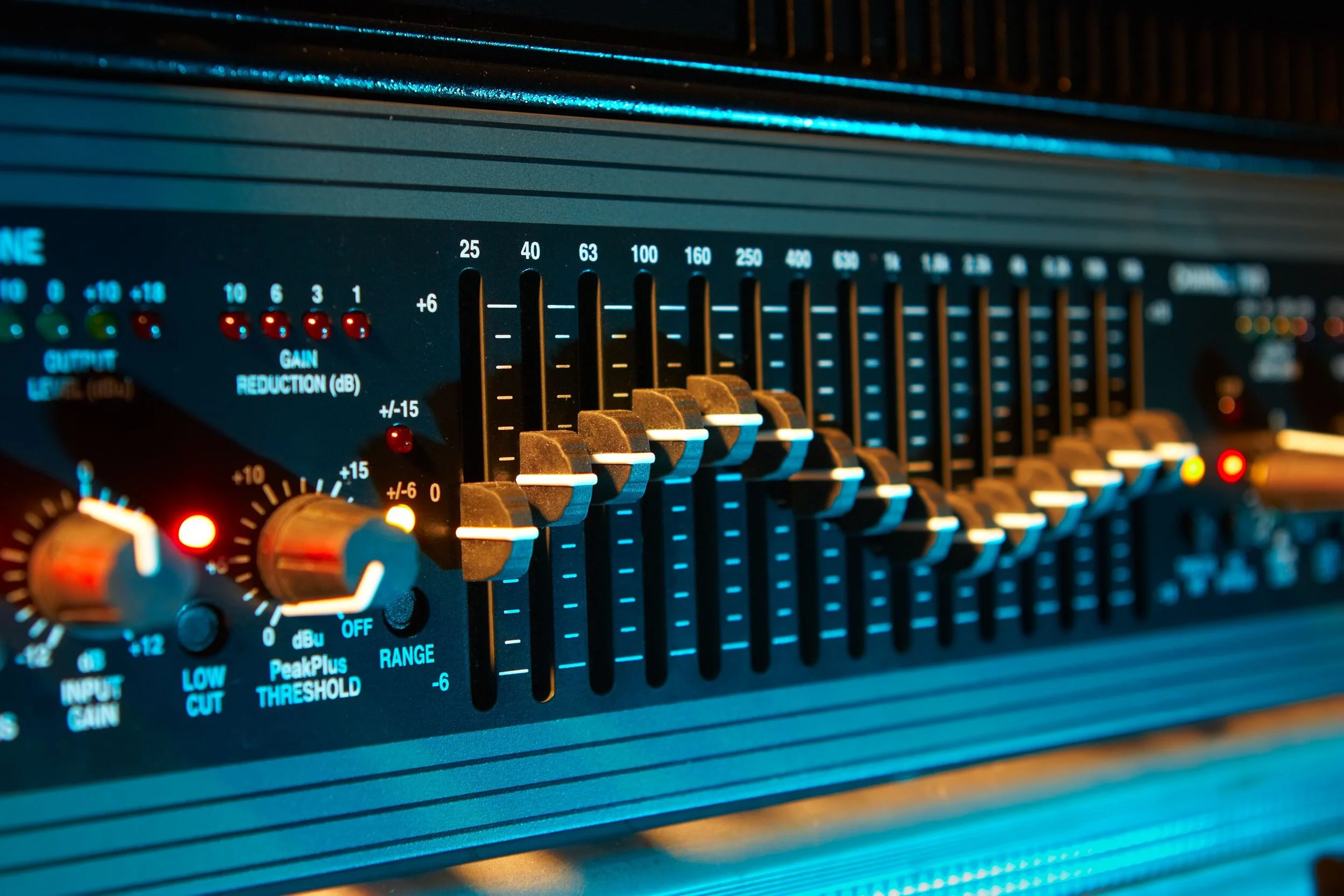 General 1 — iQ Acoustics