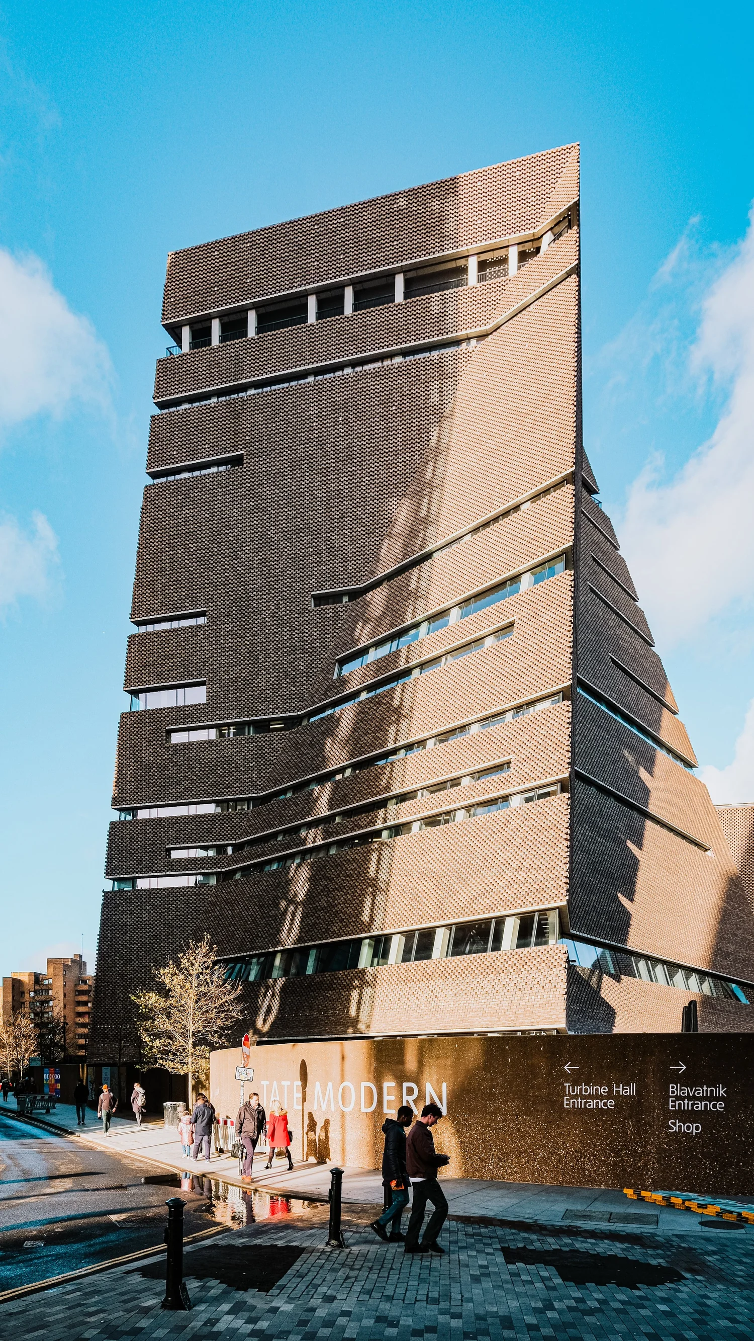 The Many Roles of the Tate Galleries in the UK Art World — Sarah ...