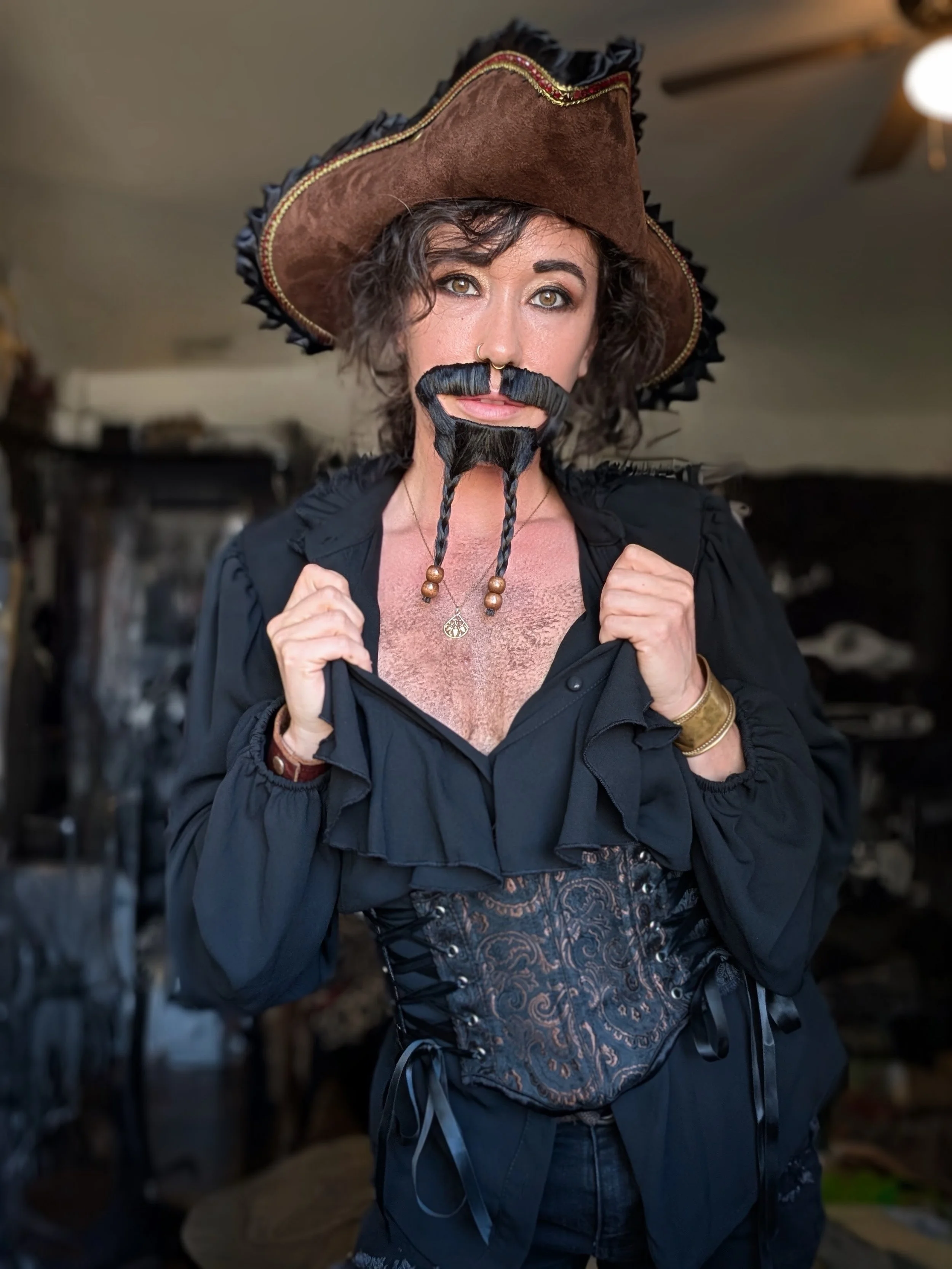 Drag Figure Drawing — MosCo