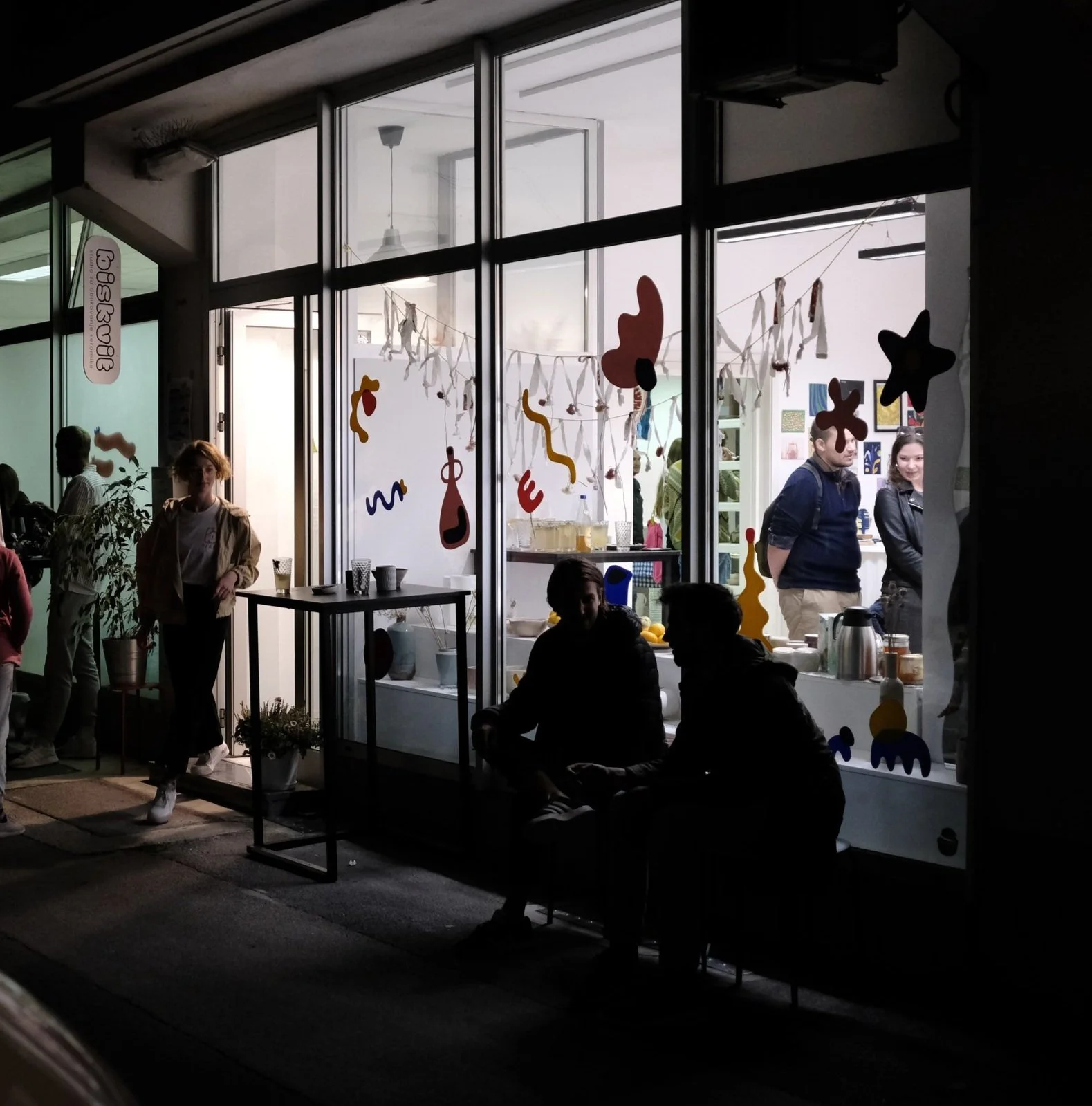 Kontakt — Biskvit studio