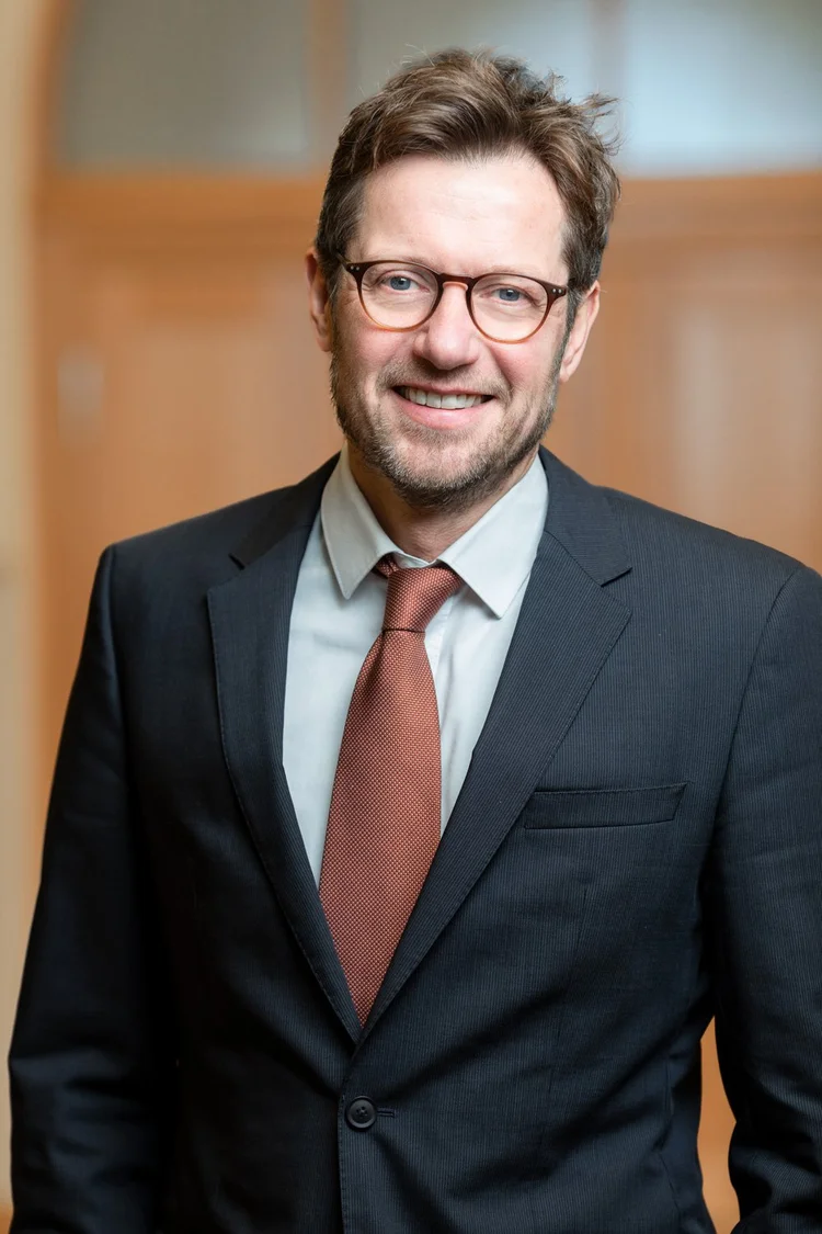 Kuratorium beruft Dr. Hans-Gerd Conrad zum neuen kaufmännischen ...