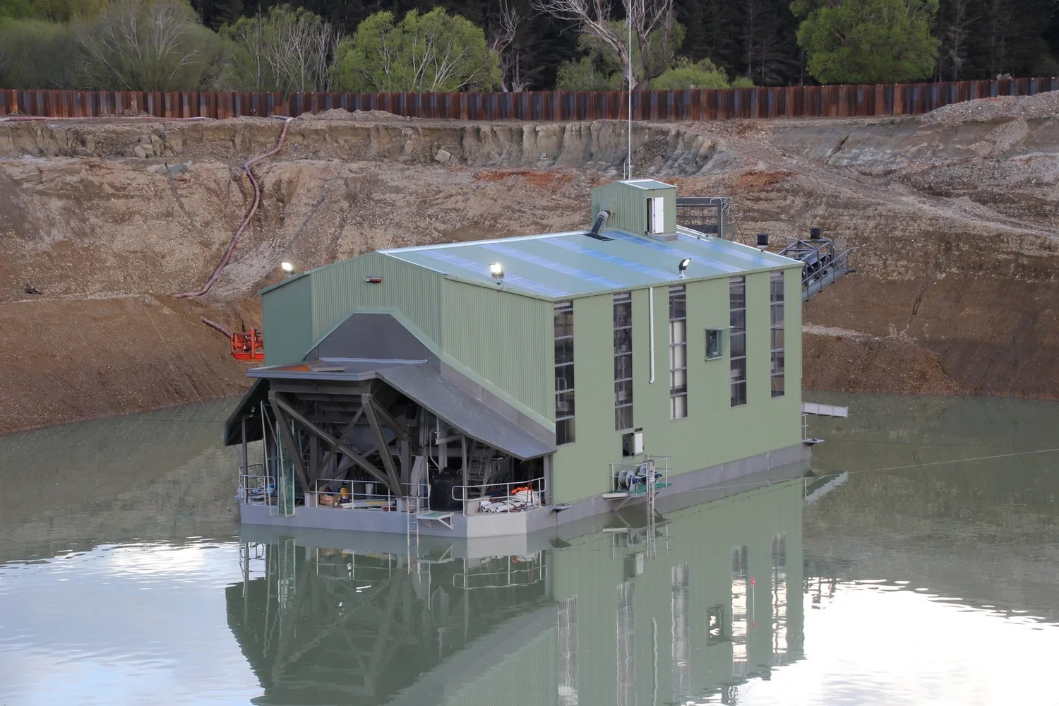 Waikaia gold - floating gold dredge - FPS Hydraulics Pneumatics