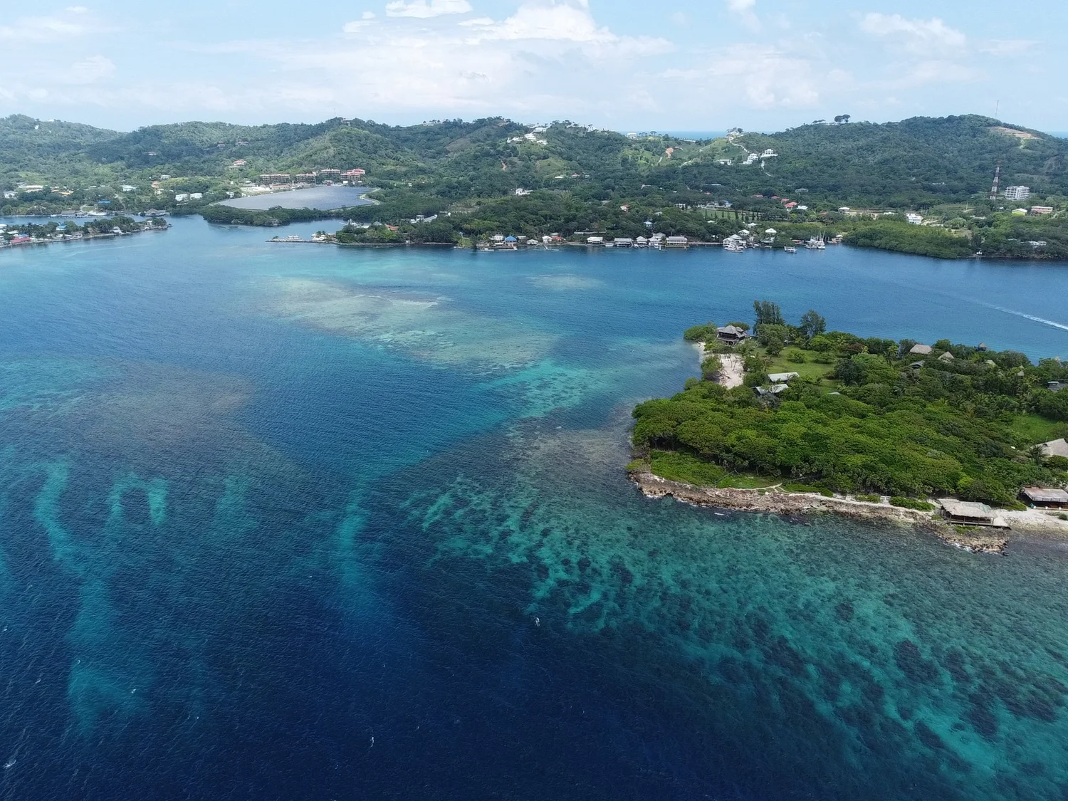 Roatan Yacht Club and Dive Center