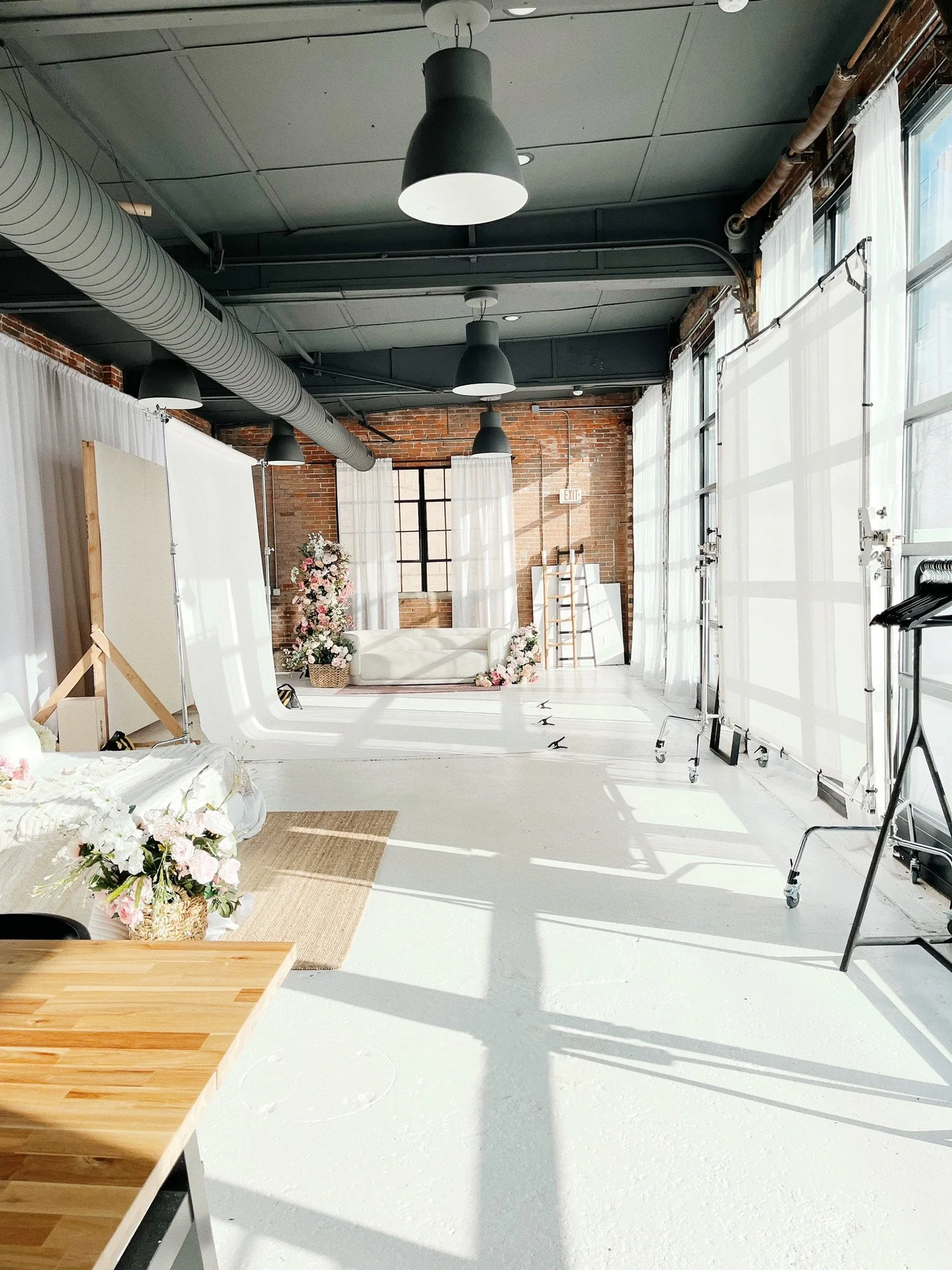 THE QUE STUDIO