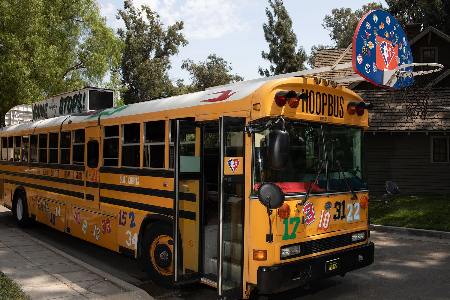 General 4 — Hoopbus