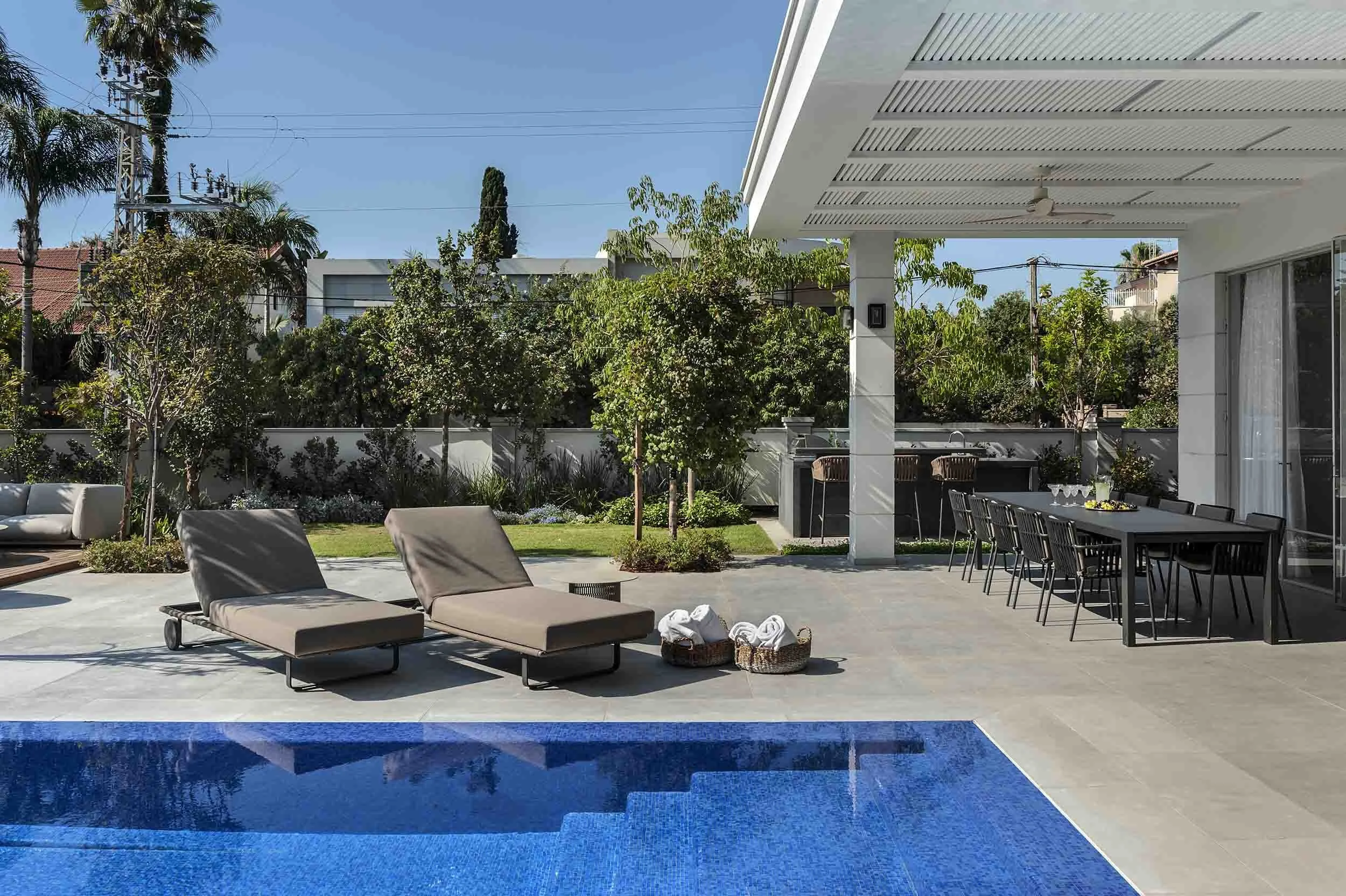 HM — sharon weiser