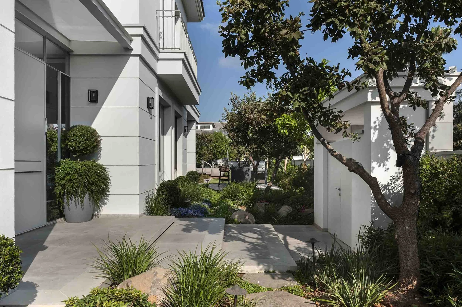 HM — sharon weiser