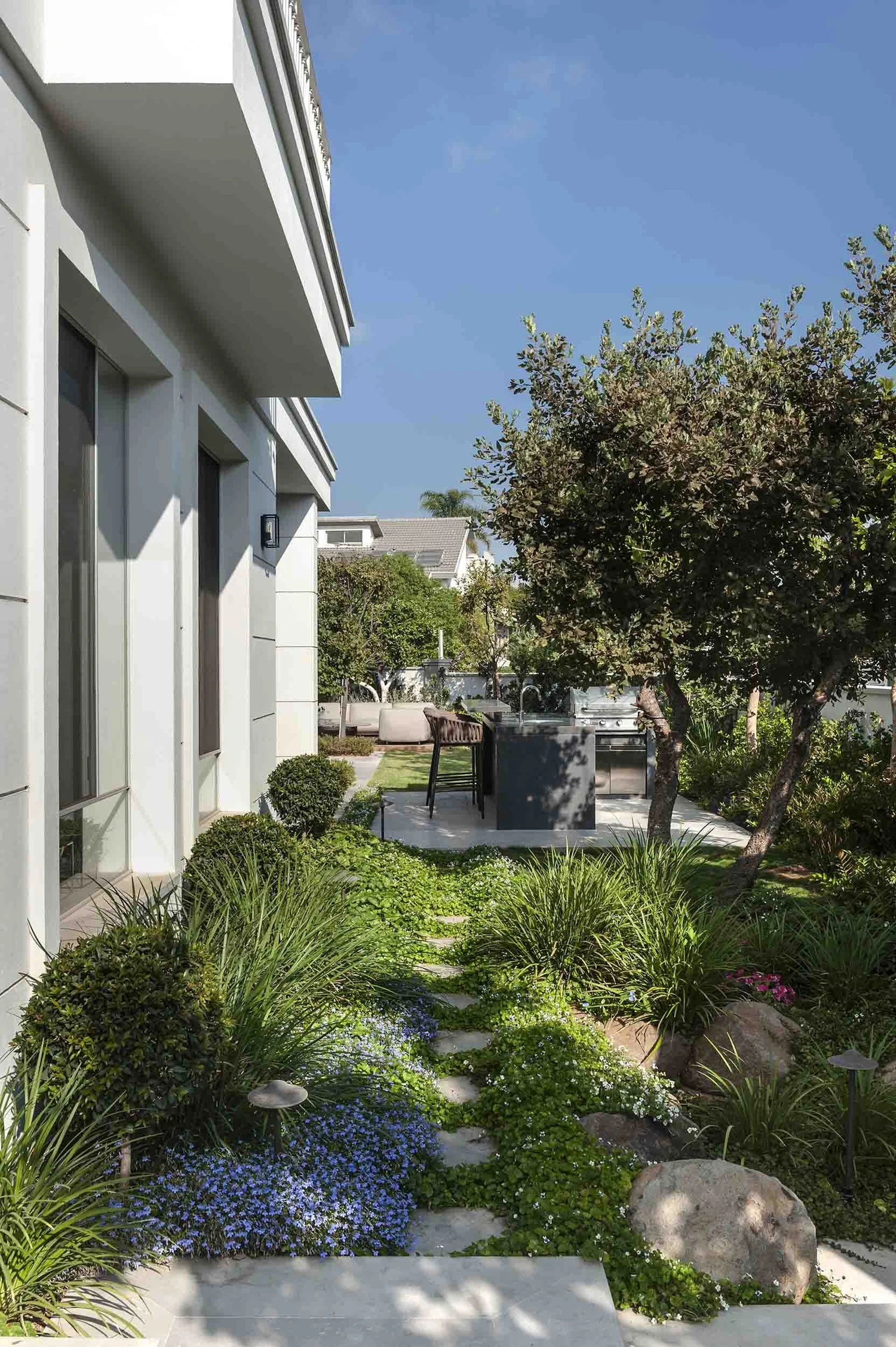 HM — sharon weiser