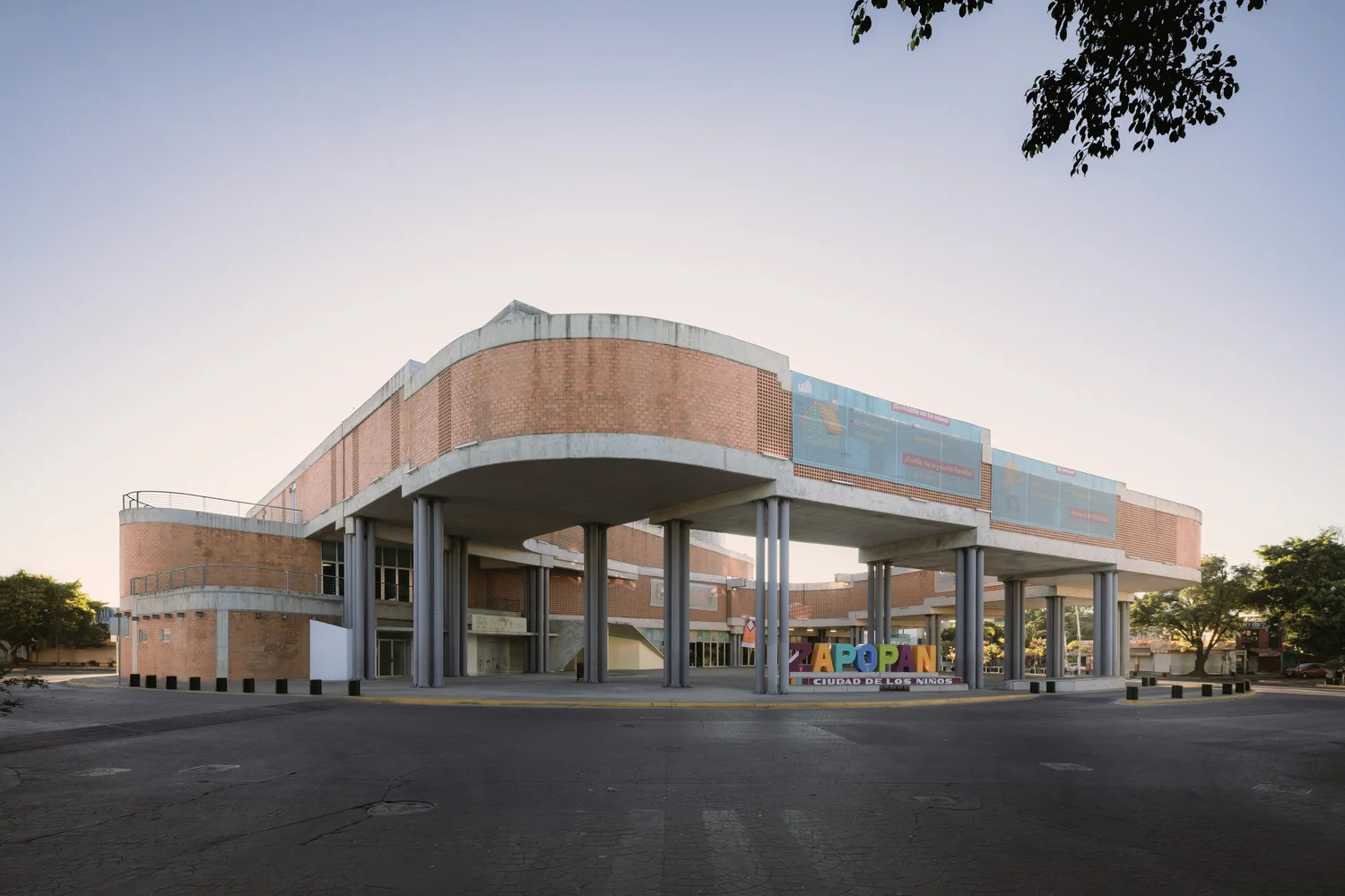 Centro Cultural Constitución. — Estudio 3.14 - Arquitectura y ...