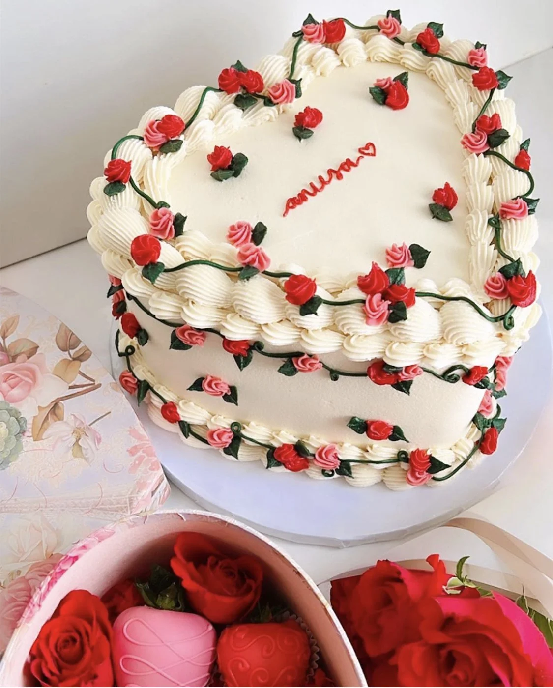 12 Amazing Vintage Cake Ideas For Your Wedding — Butter