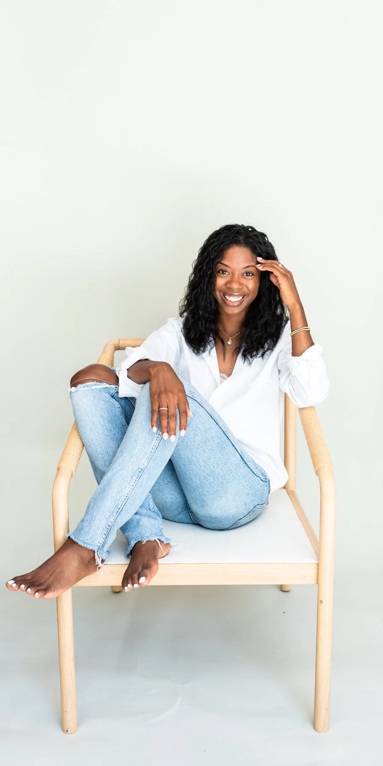 How to Pose on a Backdrop for Your Brand Photos — Christina Jones ...