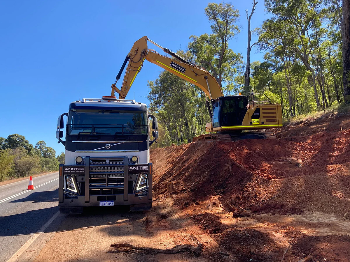 ANSTEE EARTHMOVING