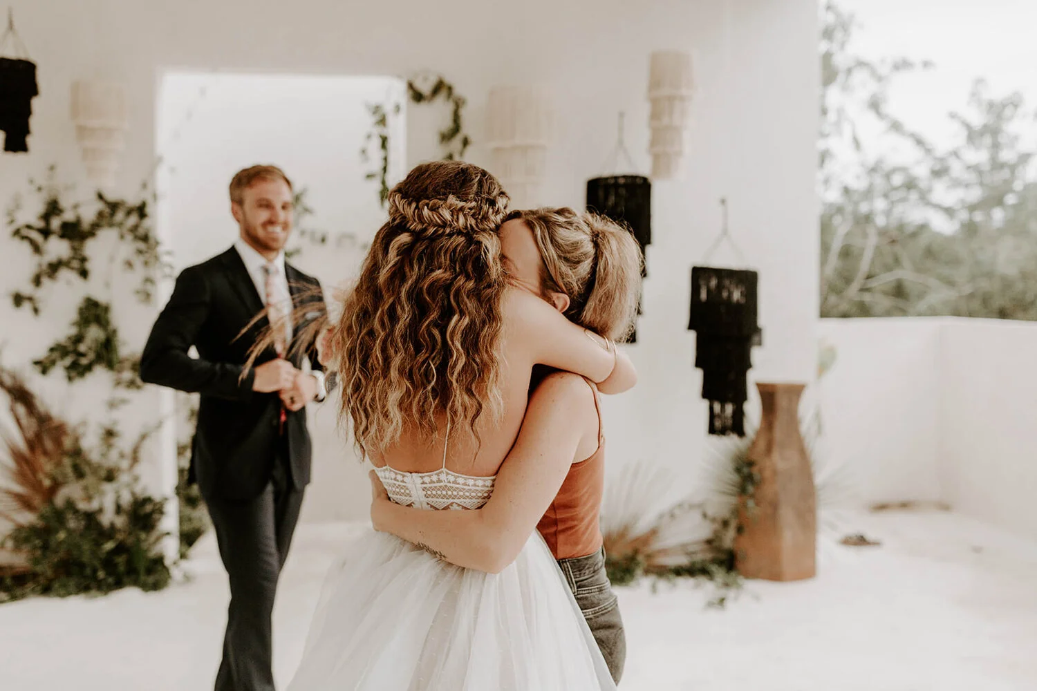 Tipping Etiquette | What to Tip Your Wedding Vendors — Mae&Co Creative