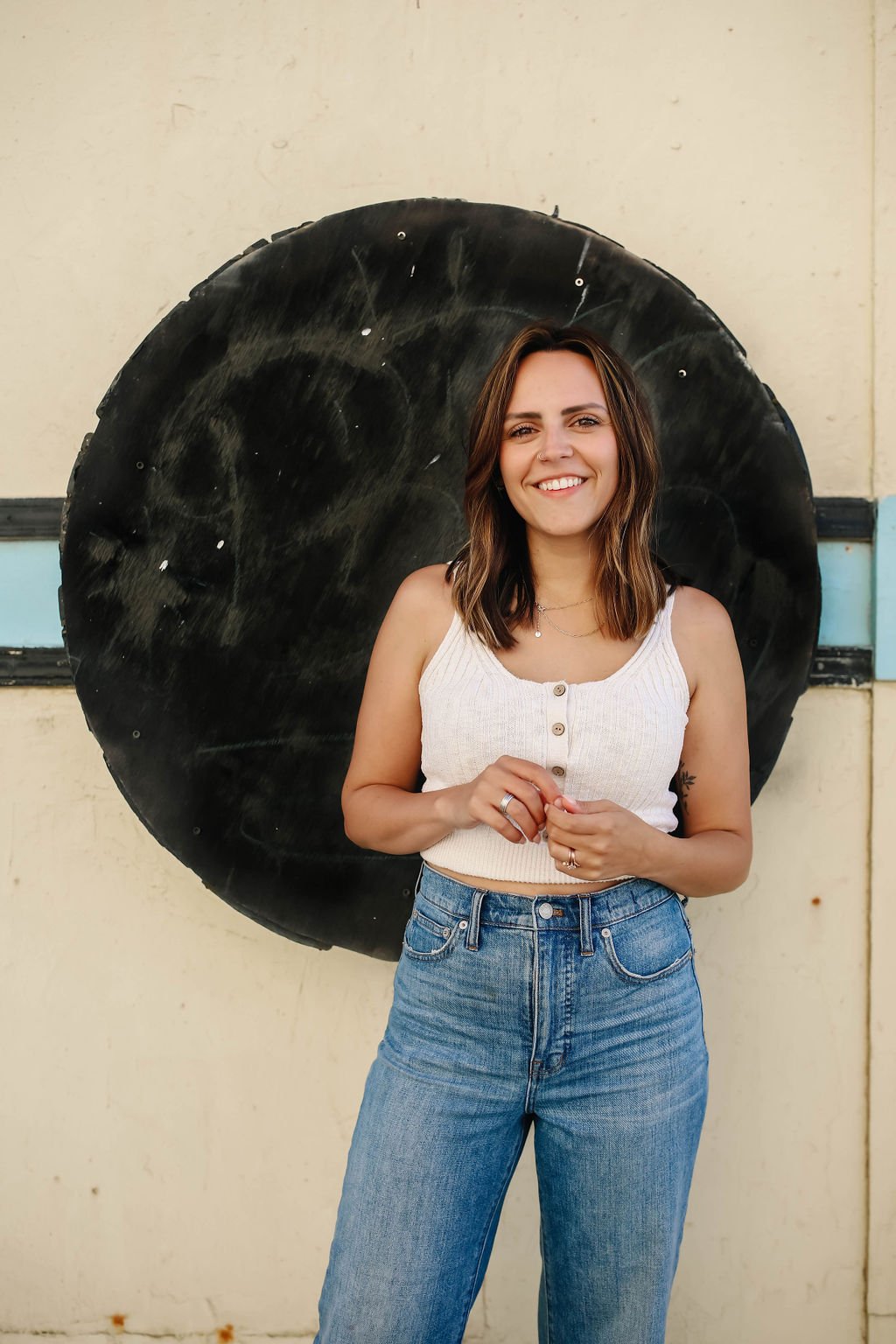 About - Hannah Lozano - Brand & Lifestyle Photographer