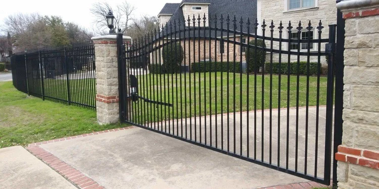 Fence Company in DFW - Fence, Gate & Installation and Staining - Fence ...