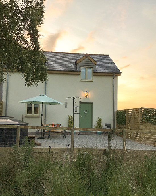 Graig Escapes - A Pentre Celyn Holiday Cottage & Scandinavian Cabins in ...