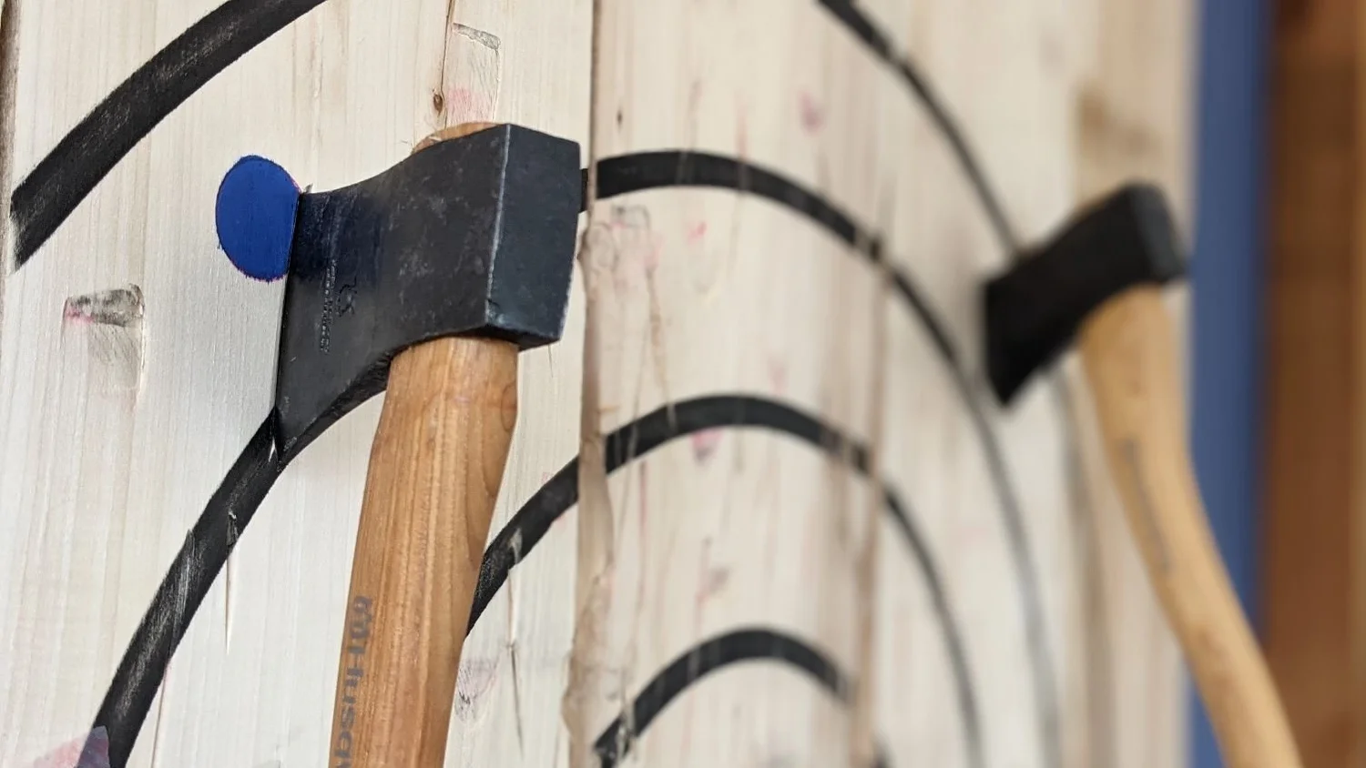 AXEIOM - Axe Throwing with Style