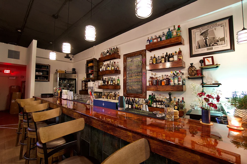 Store 1 — Le Petit Bar