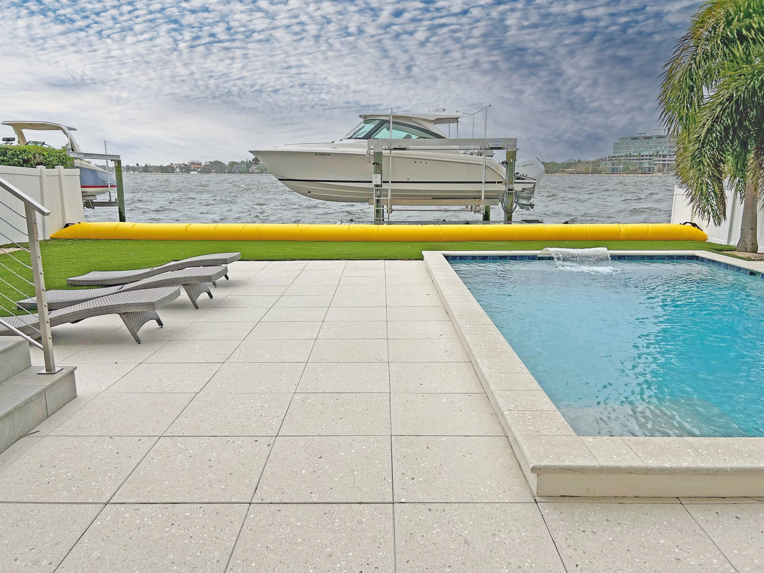 The Guppy™ Water Filled Flood Tube - 6" Tube — Garrison Flood Control