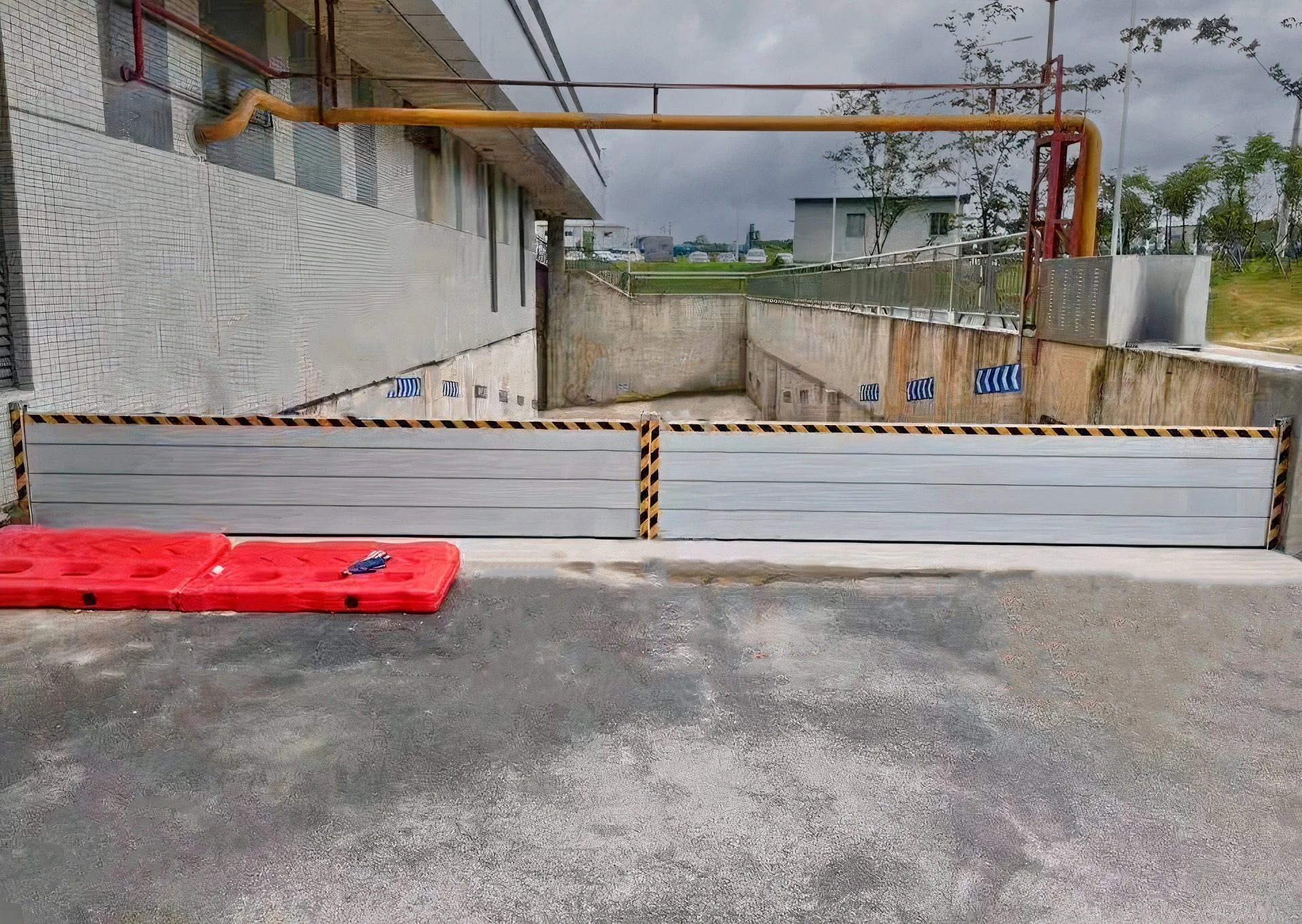 Aluminum Flood Panel System | Garrison Flood Control — Garrison Flood ...